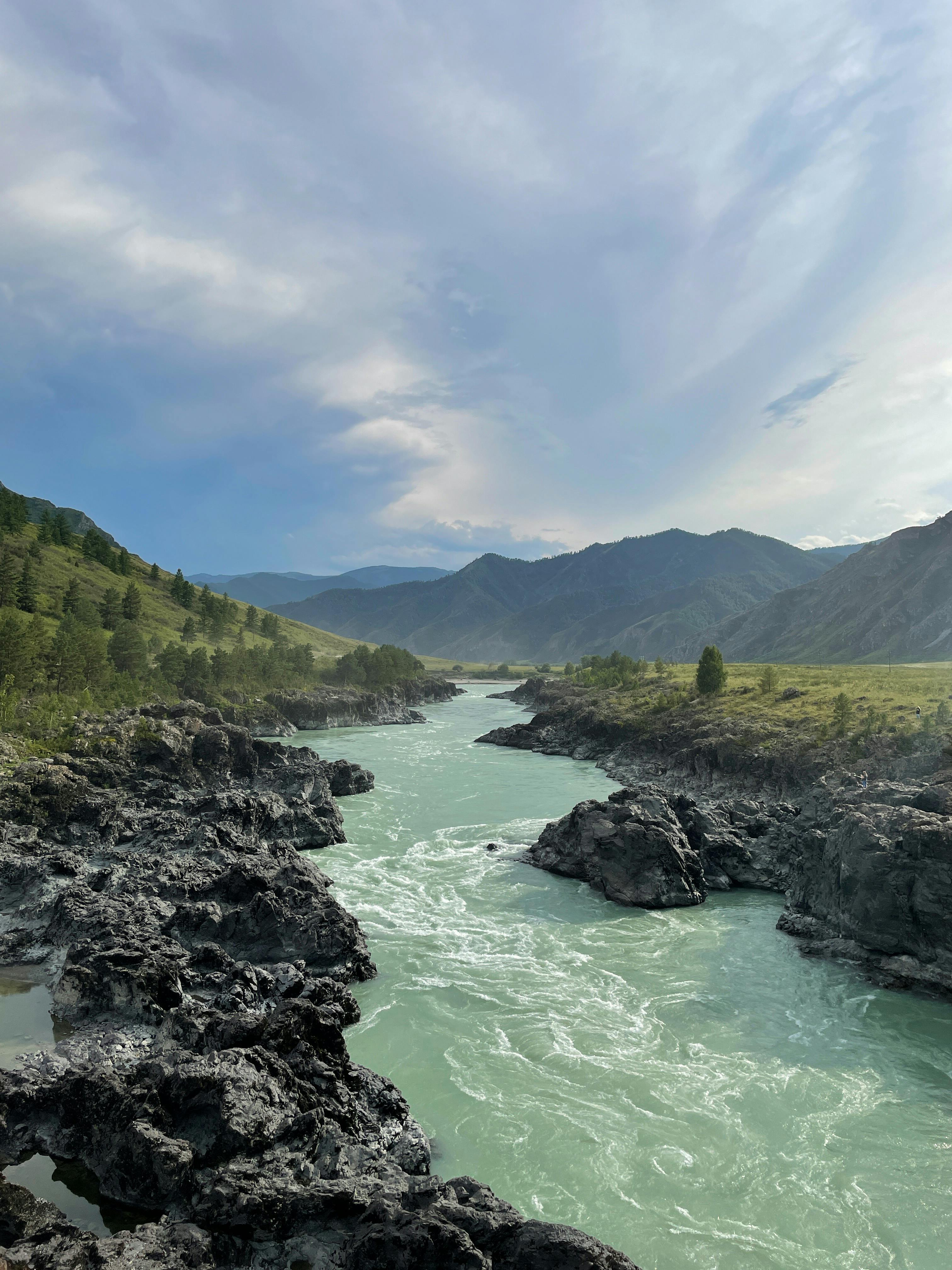Rocks and Islets in a River · Free Stock Photo