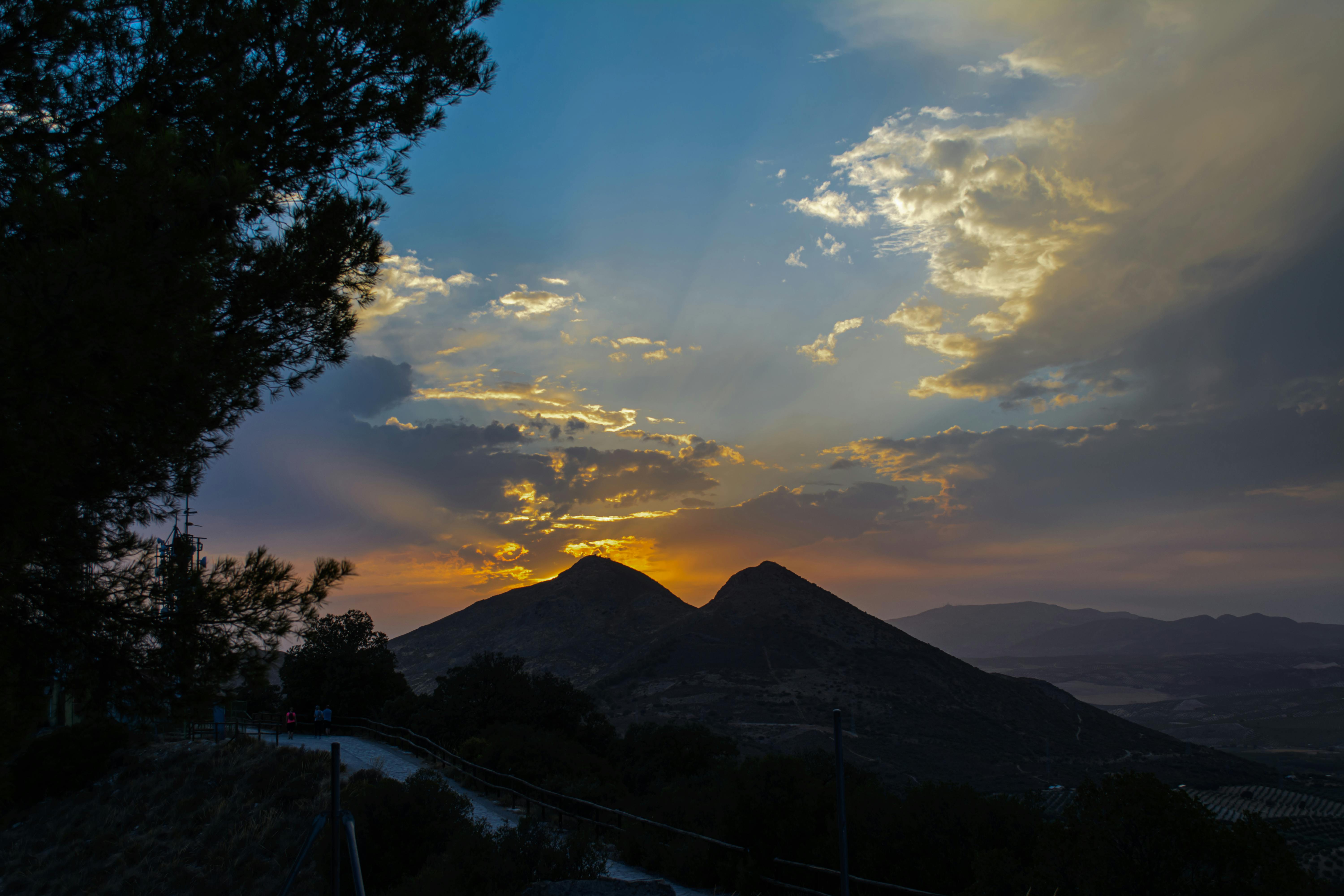 Sunset Behind the Mountains · Free Stock Photo