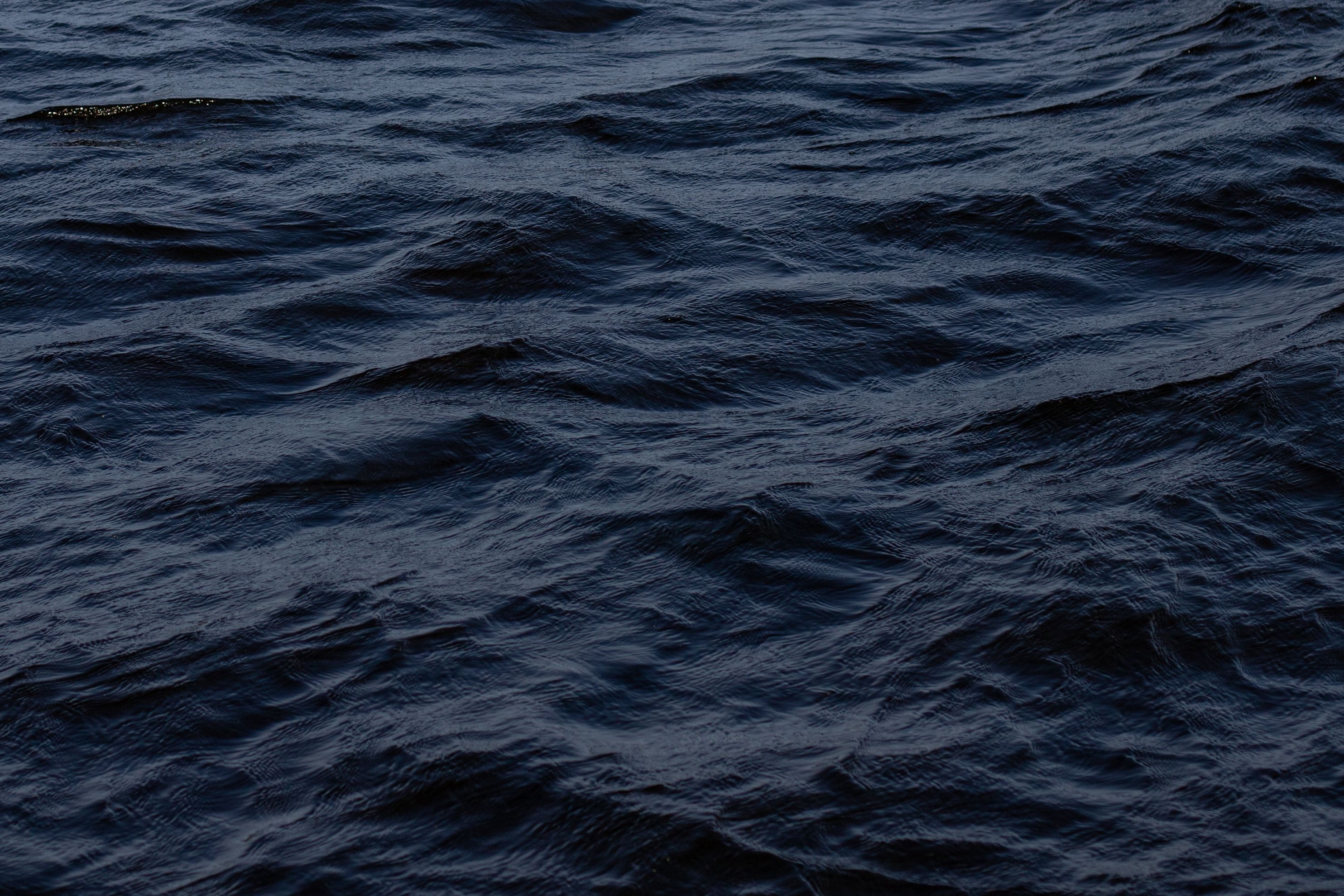Dark Ocean Waves · Free Stock Photo