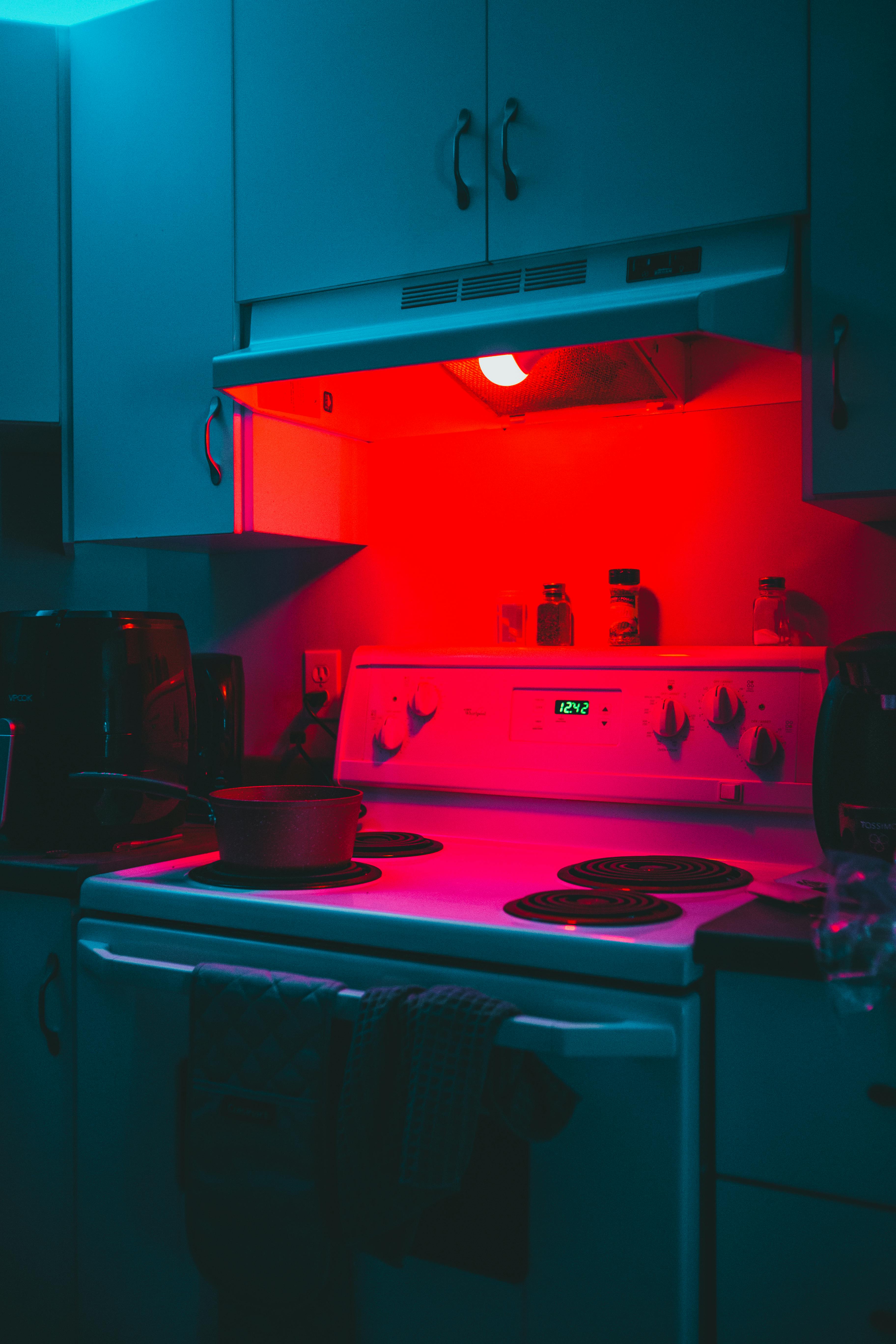 White Electric Stove Range with Red Lights · Free Stock Photo