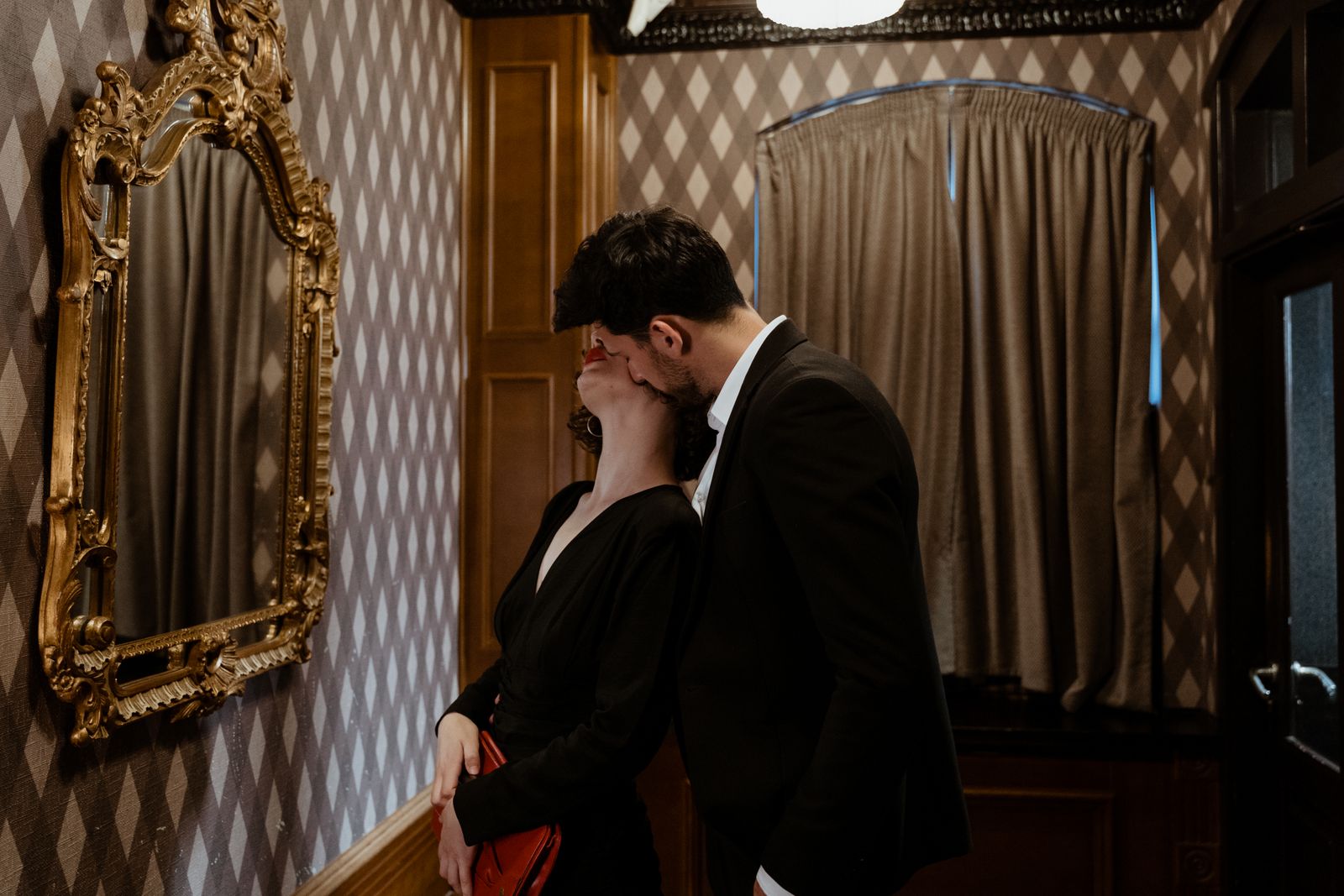 Couple Mirror Photos, Download The BEST Free Couple Mirror Stock Photos ...