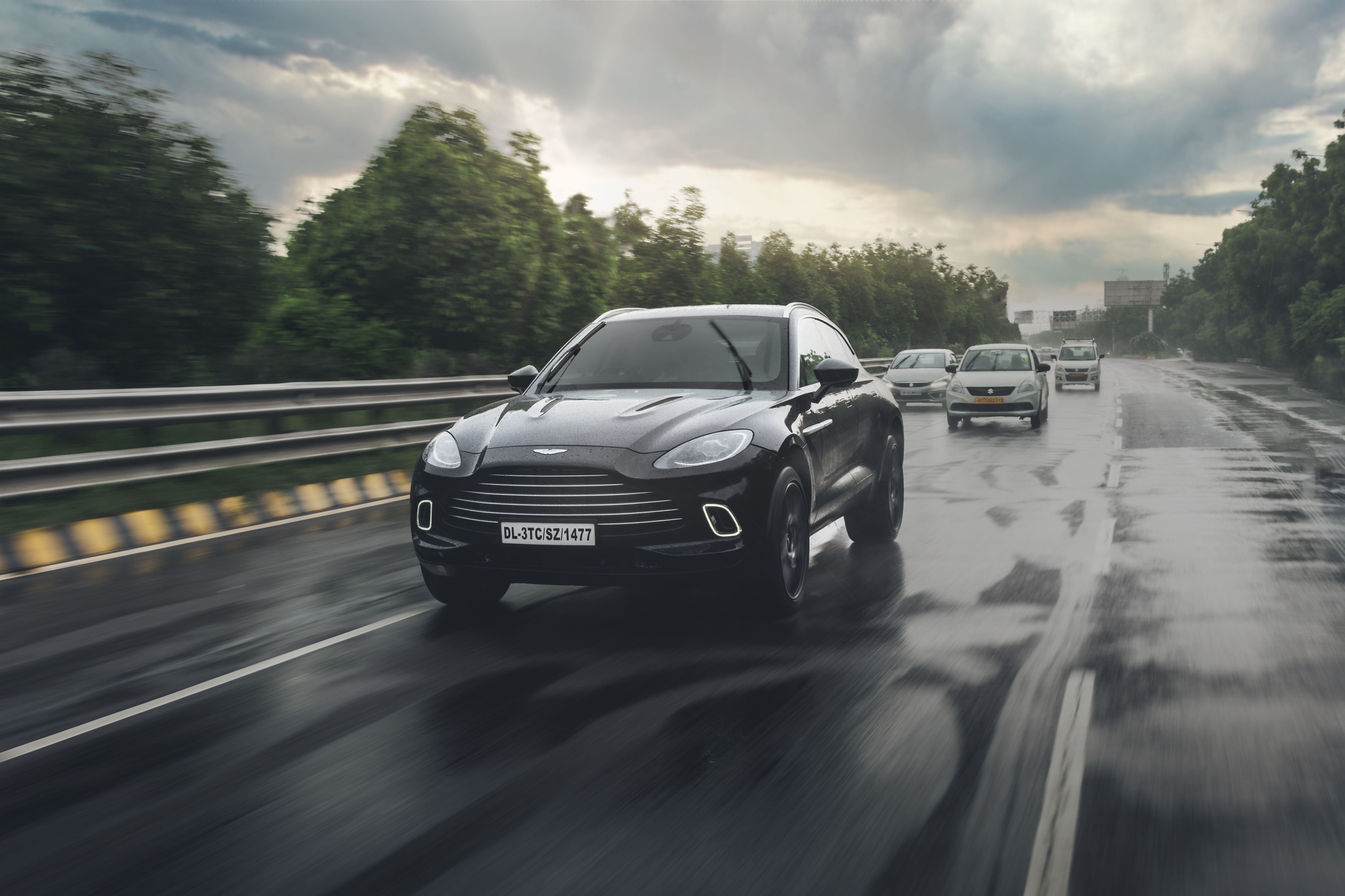 Cars on a Wet Road · Free Stock Photo