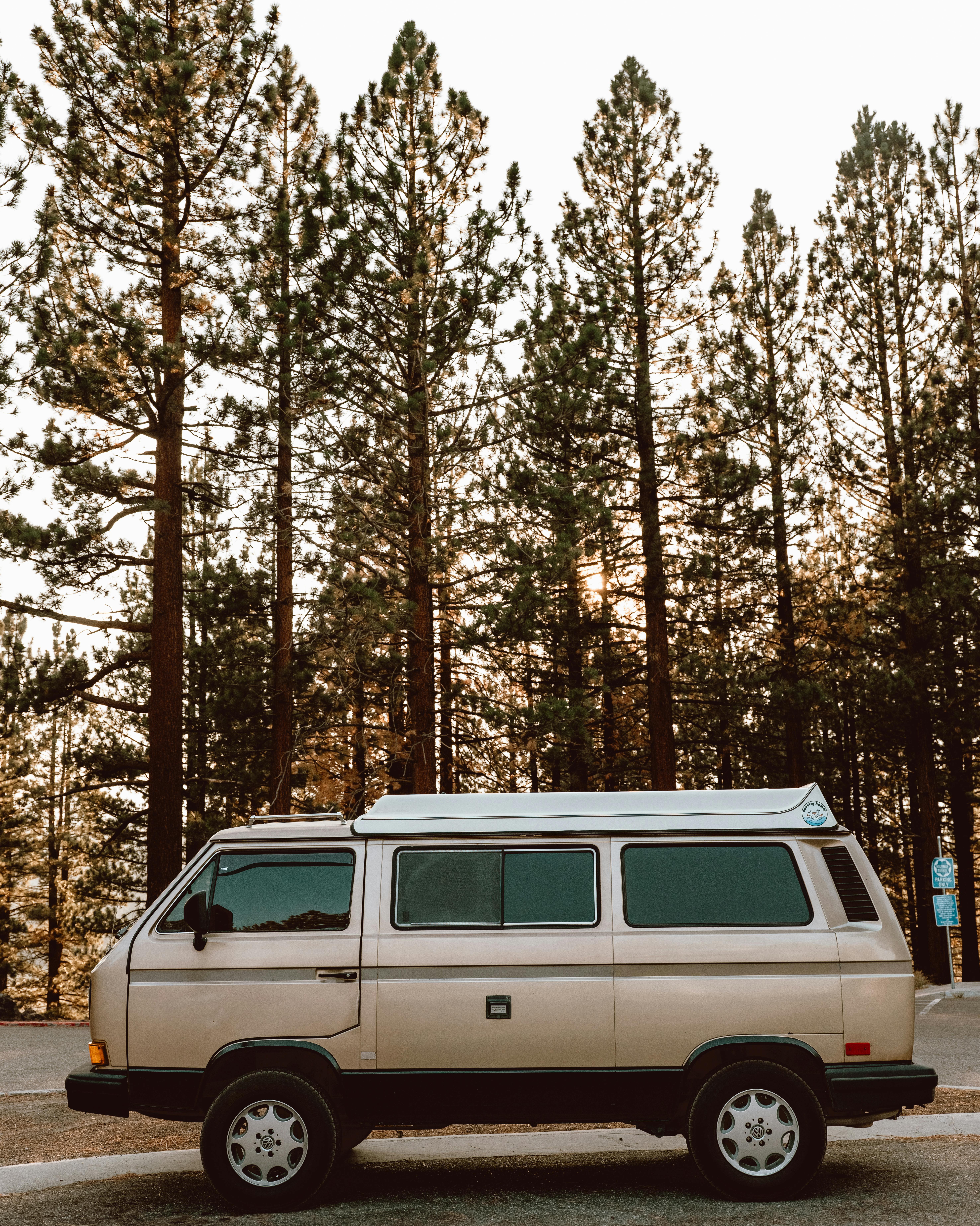 Gray Van on the Street · Free Stock Photo