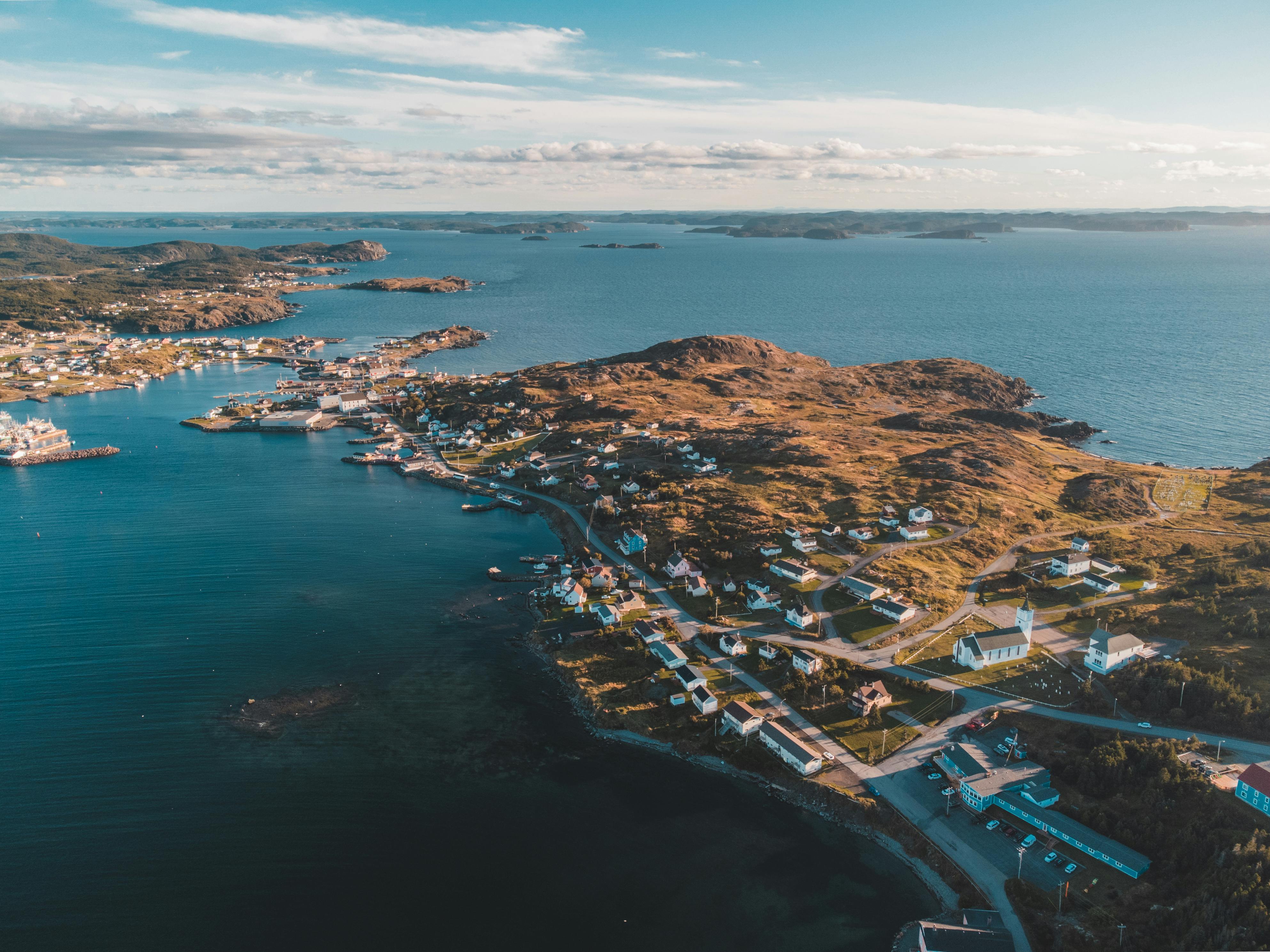 Houses on an Island · Free Stock Photo