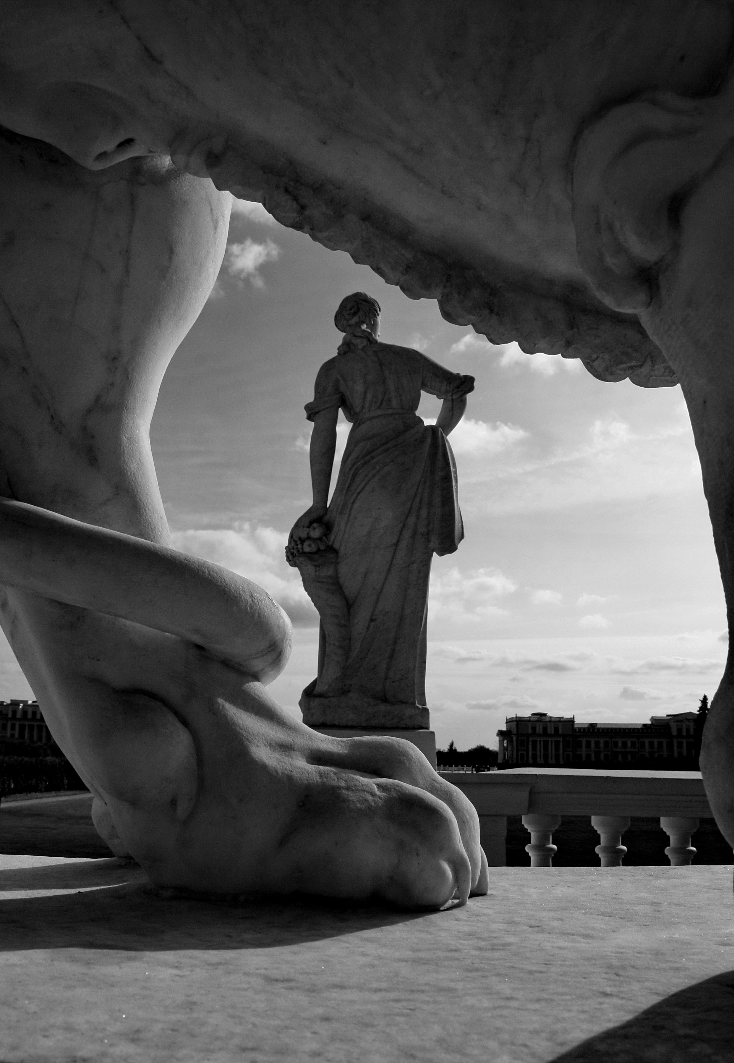 Grayscale Photo of a Jesus Statue · Free Stock Photo