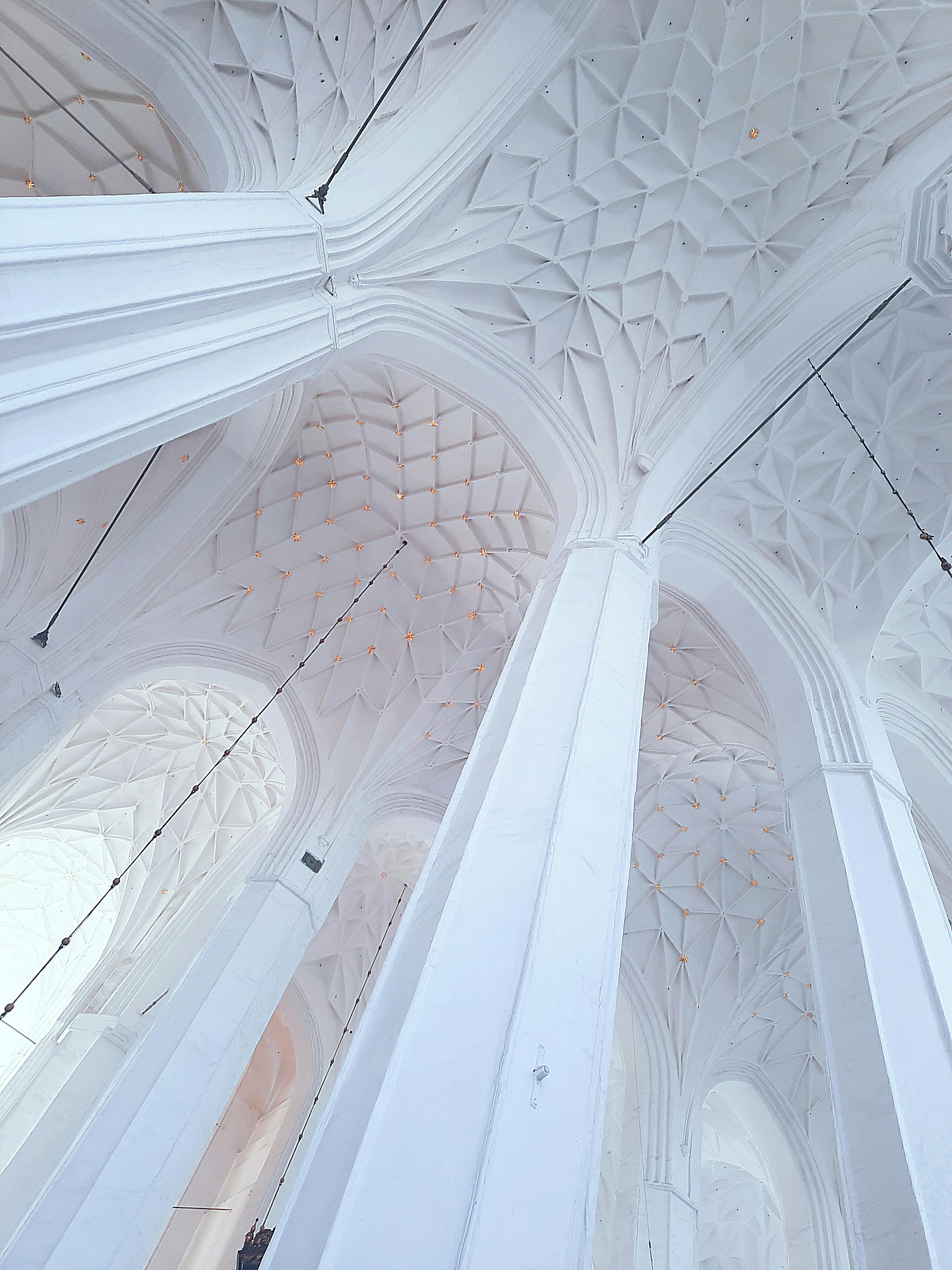 Low Angle Shot of White Elegant Ceiling · Free Stock Photo