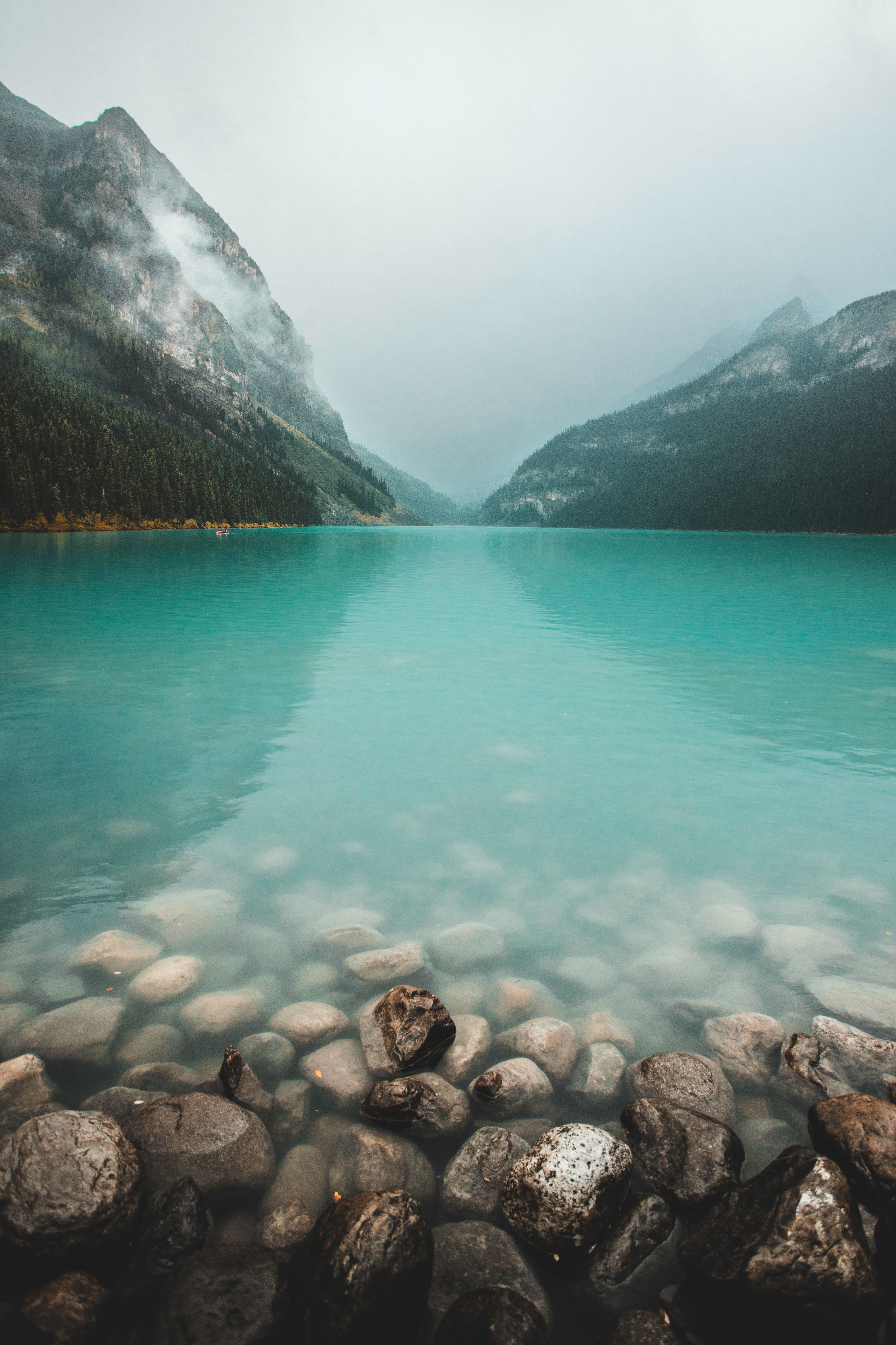 Symmetrical View of Lake Louise · Free Stock Photo