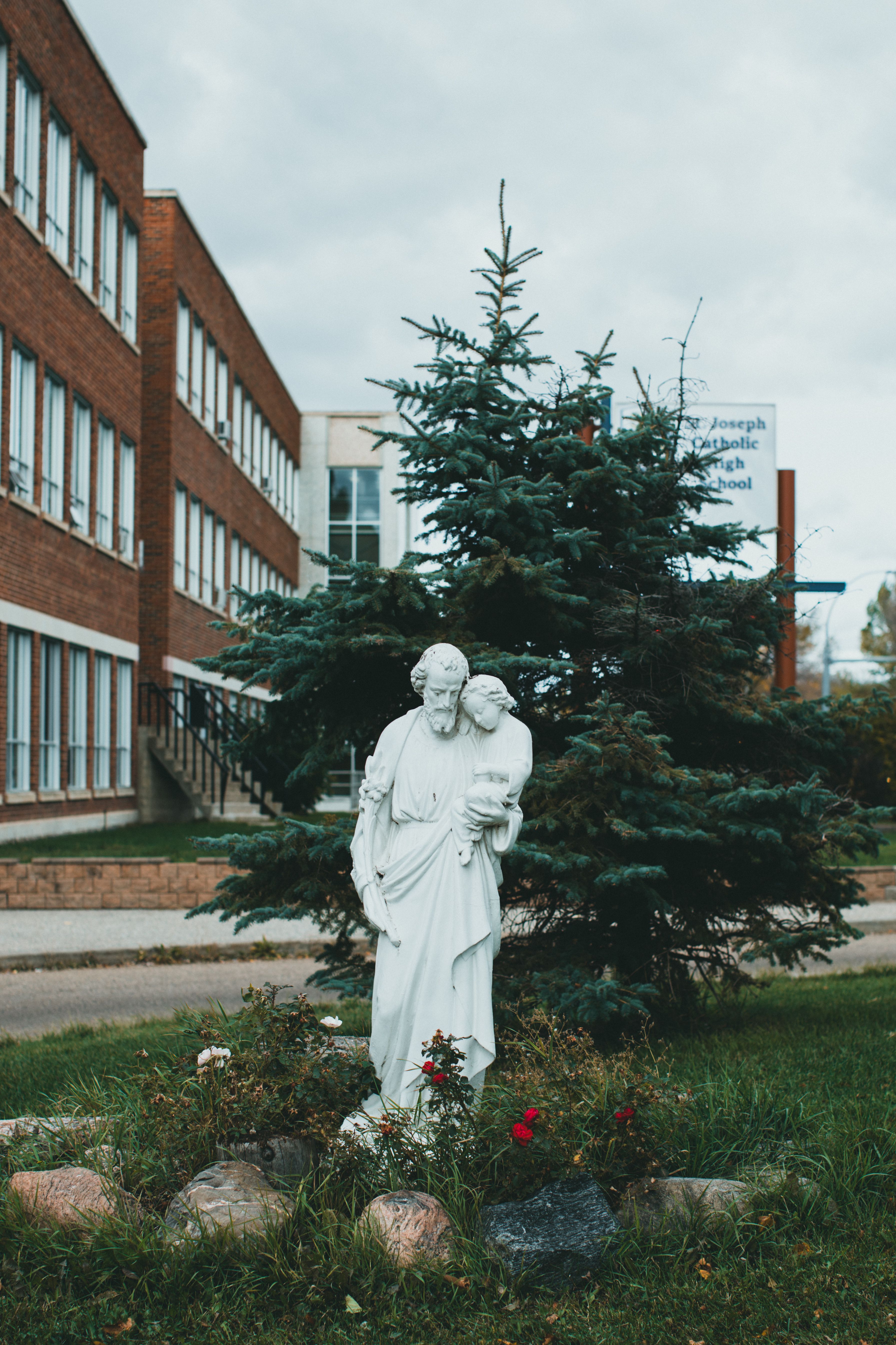 Garden Sculpture In School Photos, Download The BEST Free Garden ...