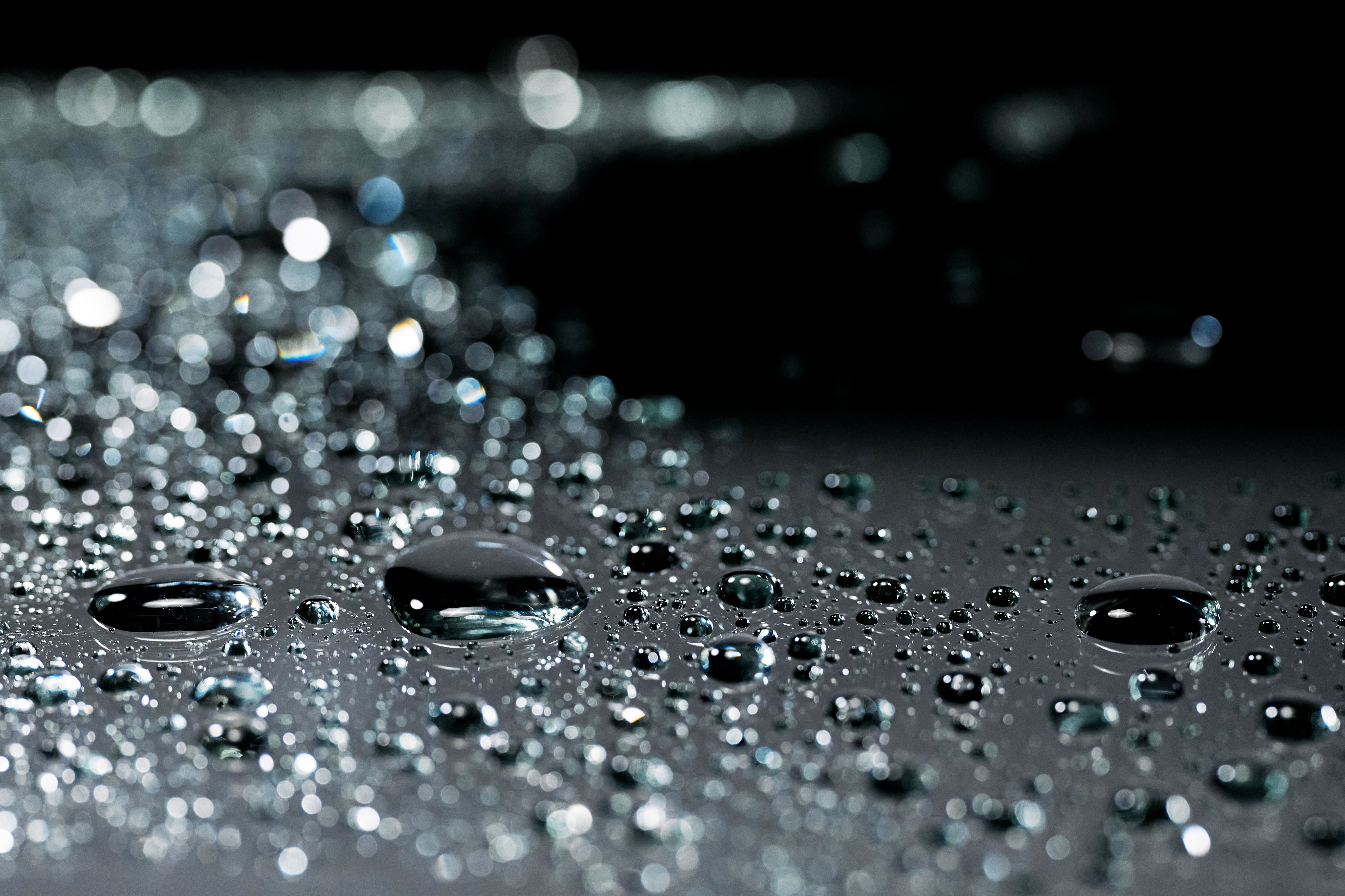 Macro Photography of Waterdrops · Free Stock Photo