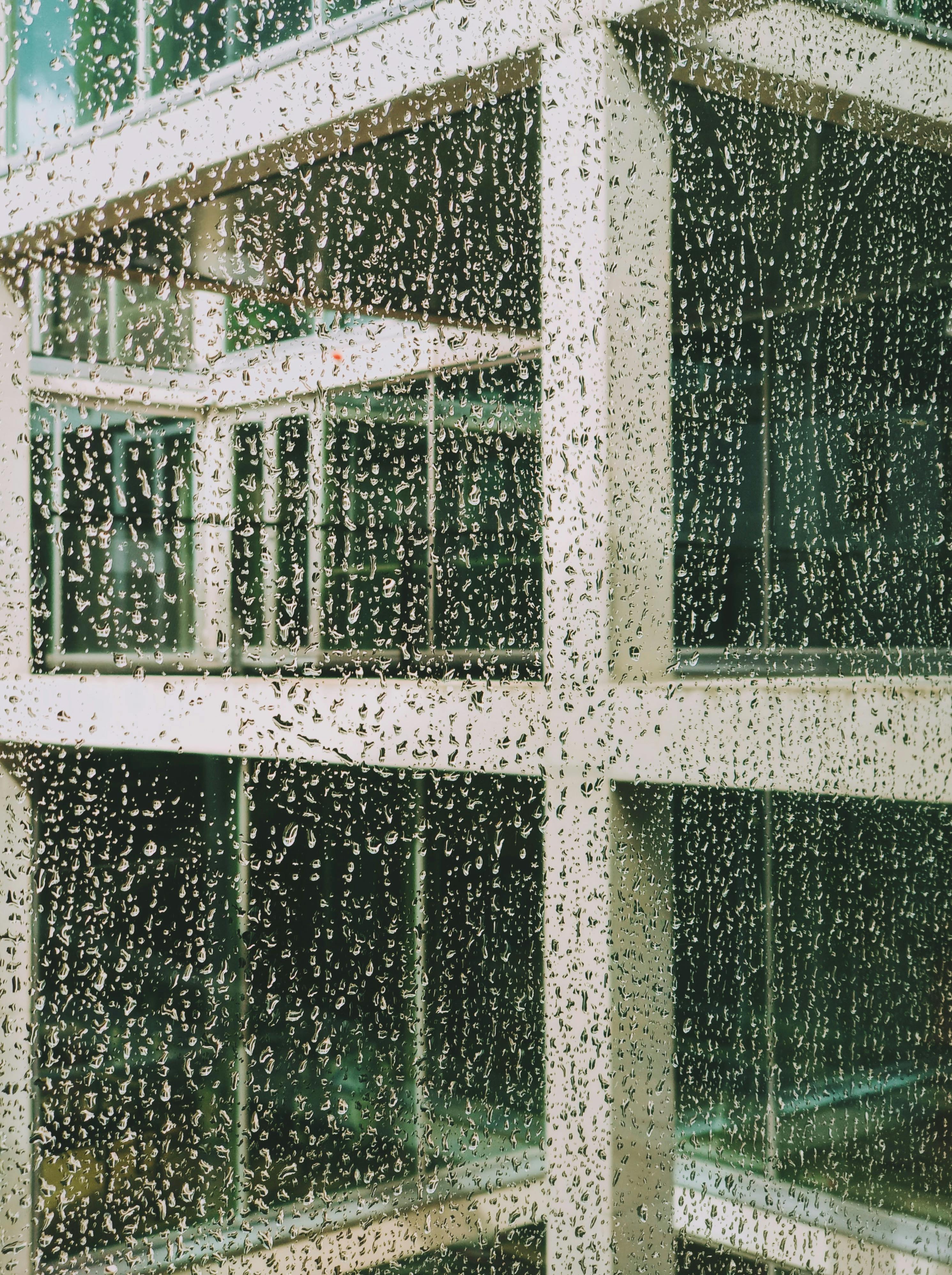 Water Droplets on Window · Free Stock Photo