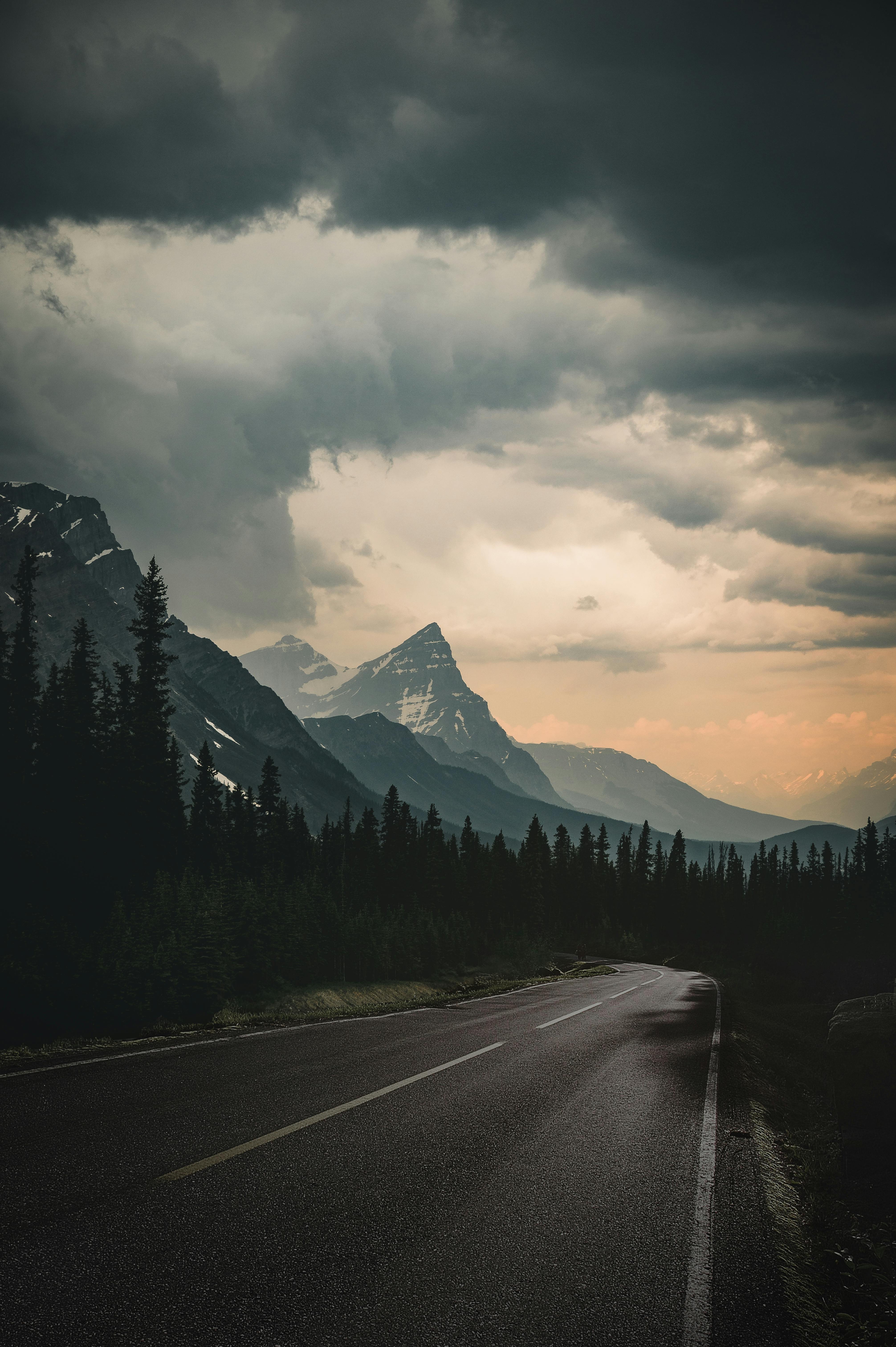 A Photo of an Open Road · Free Stock Photo