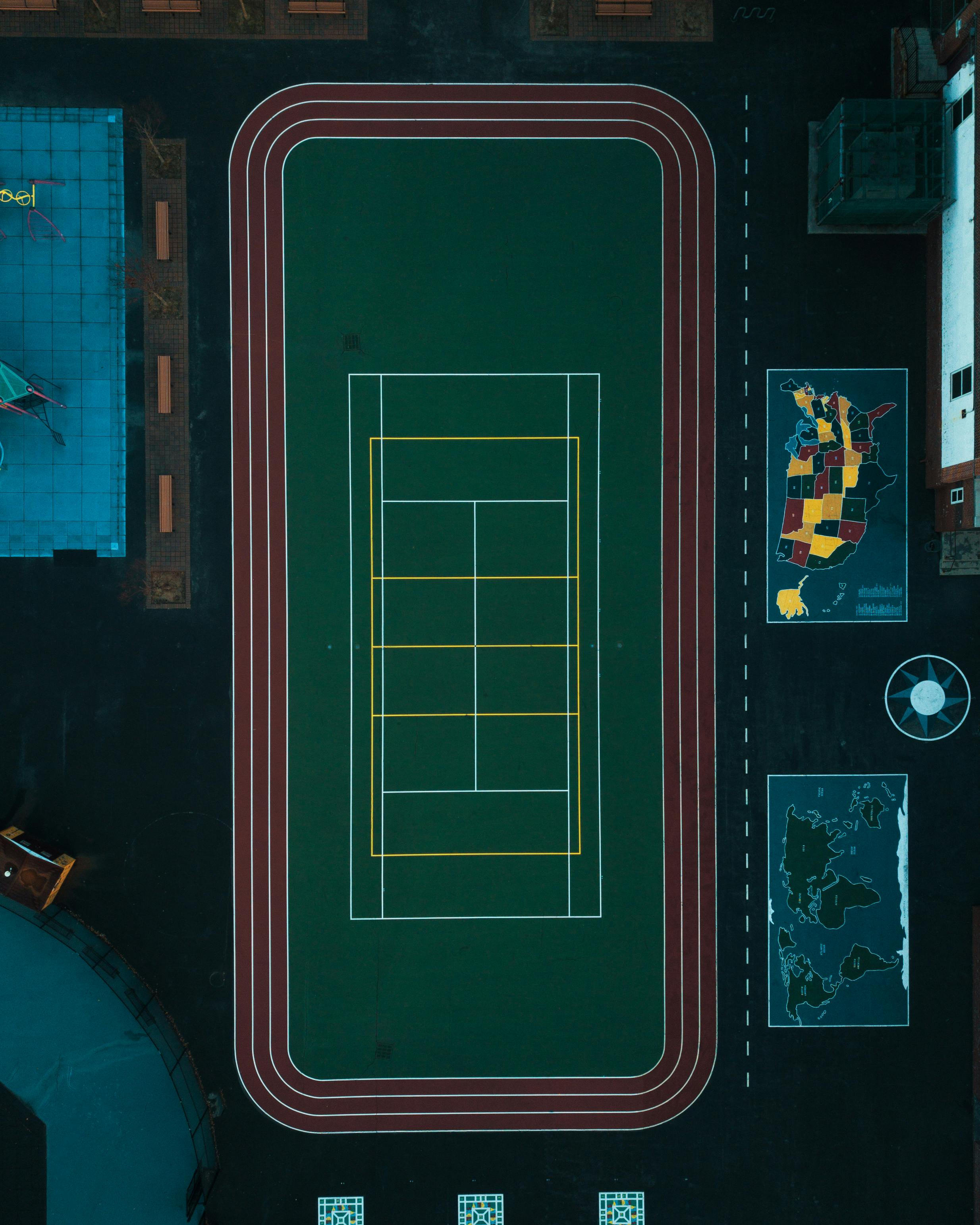 Green and Red Gaming Field · Free Stock Photo