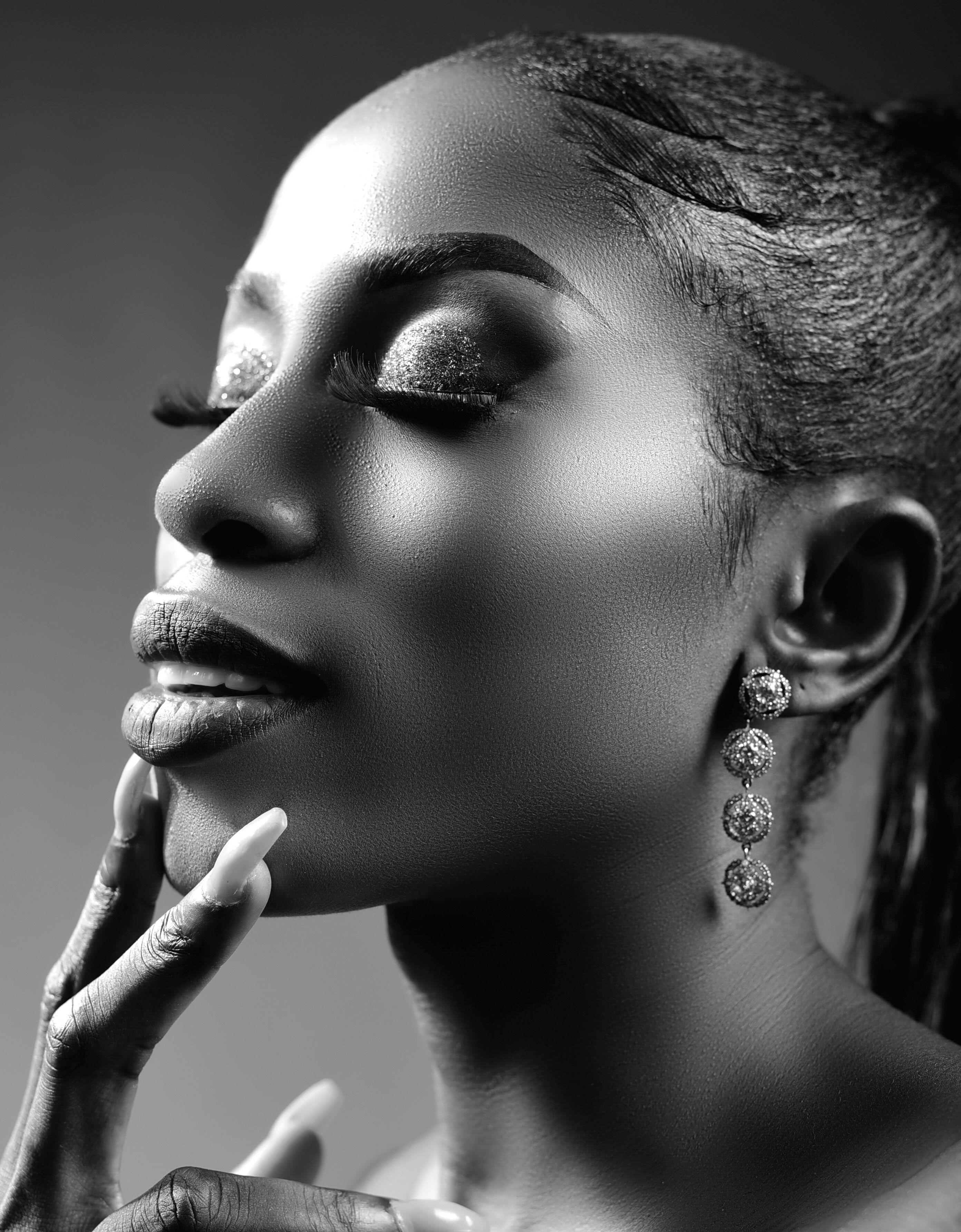 Side Face of a Woman in Close-up Shot · Free Stock Photo