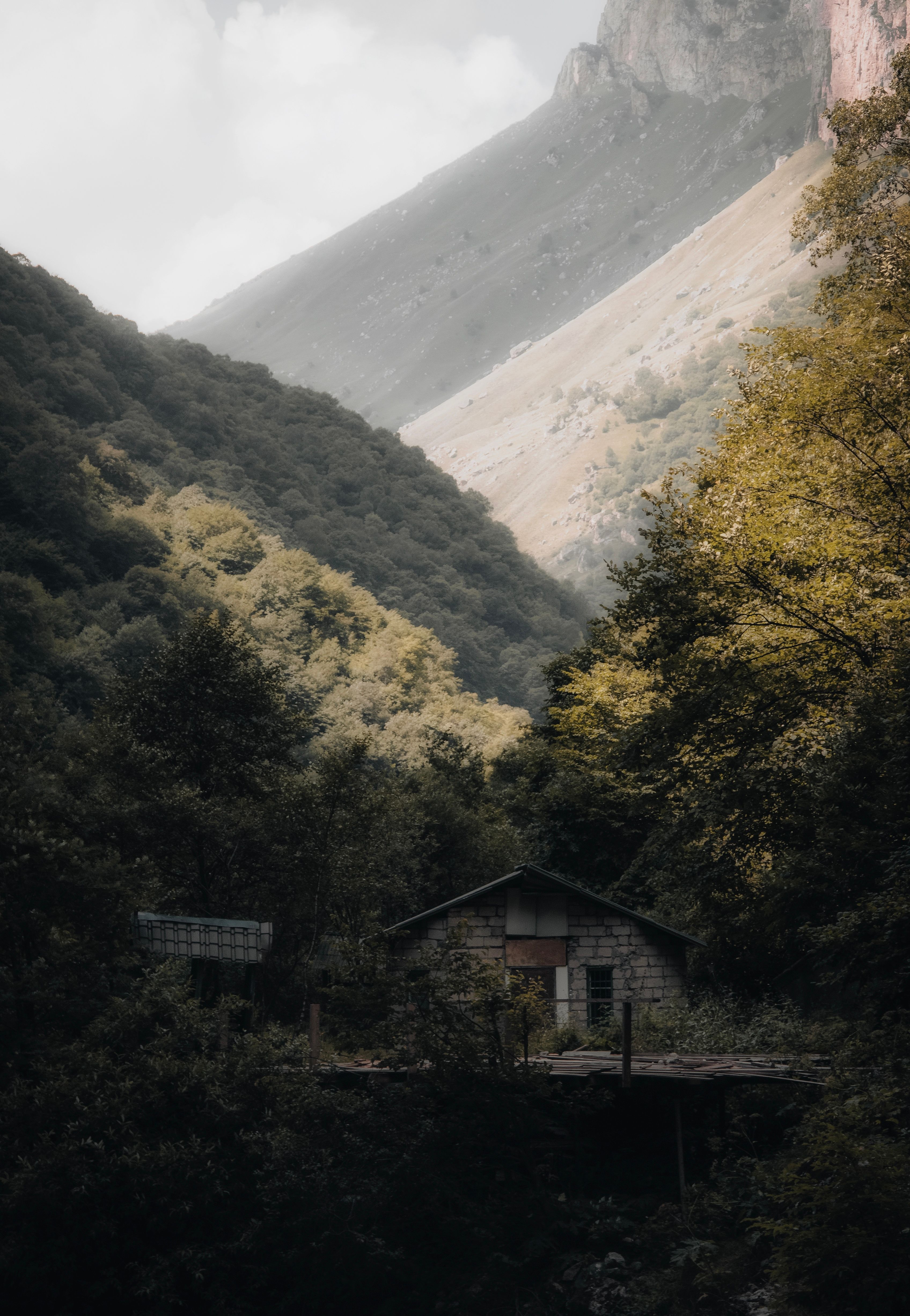 A House on a the Mountain Valley · Free Stock Photo
