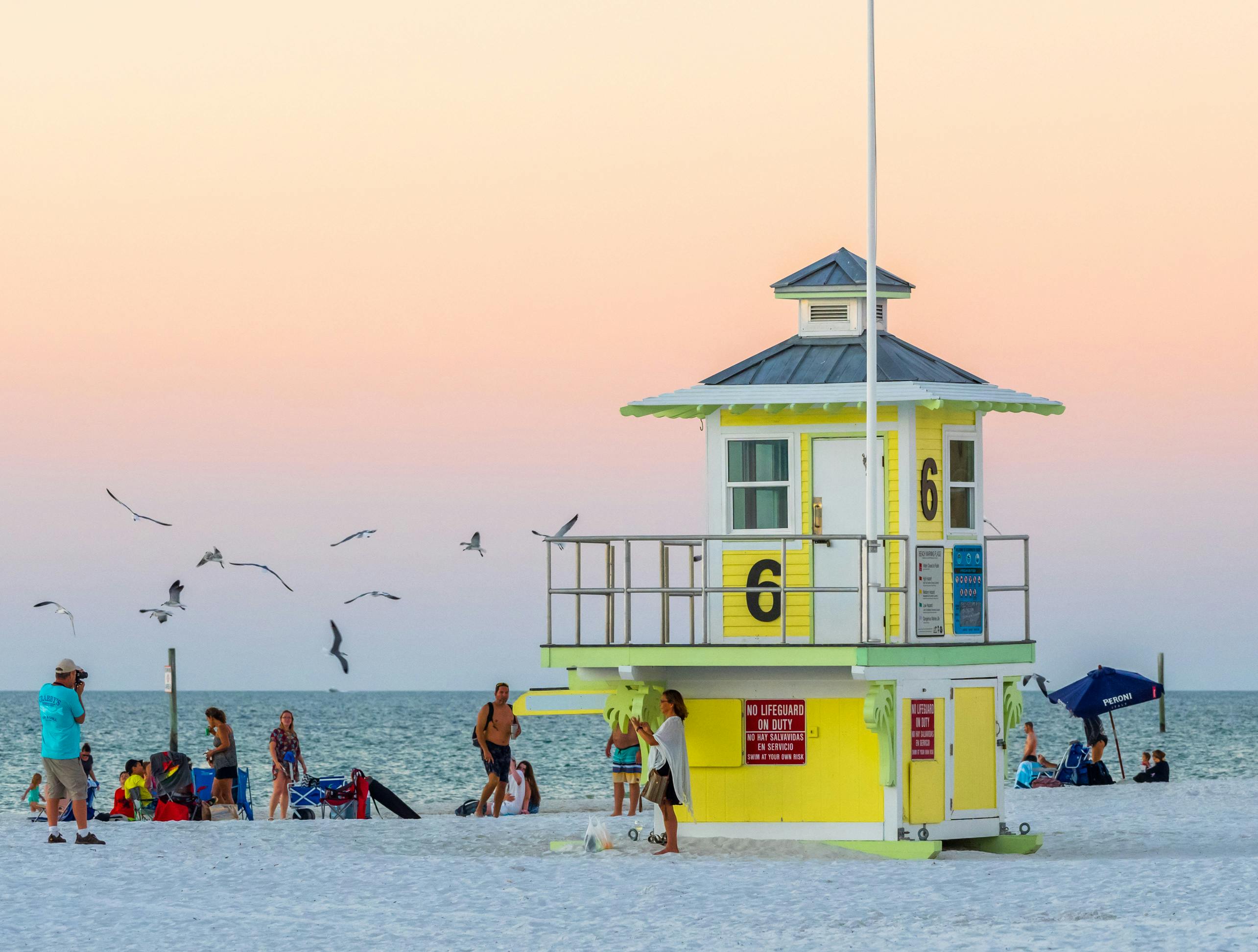 Life Guard Post on the Beach · Free Stock Photo