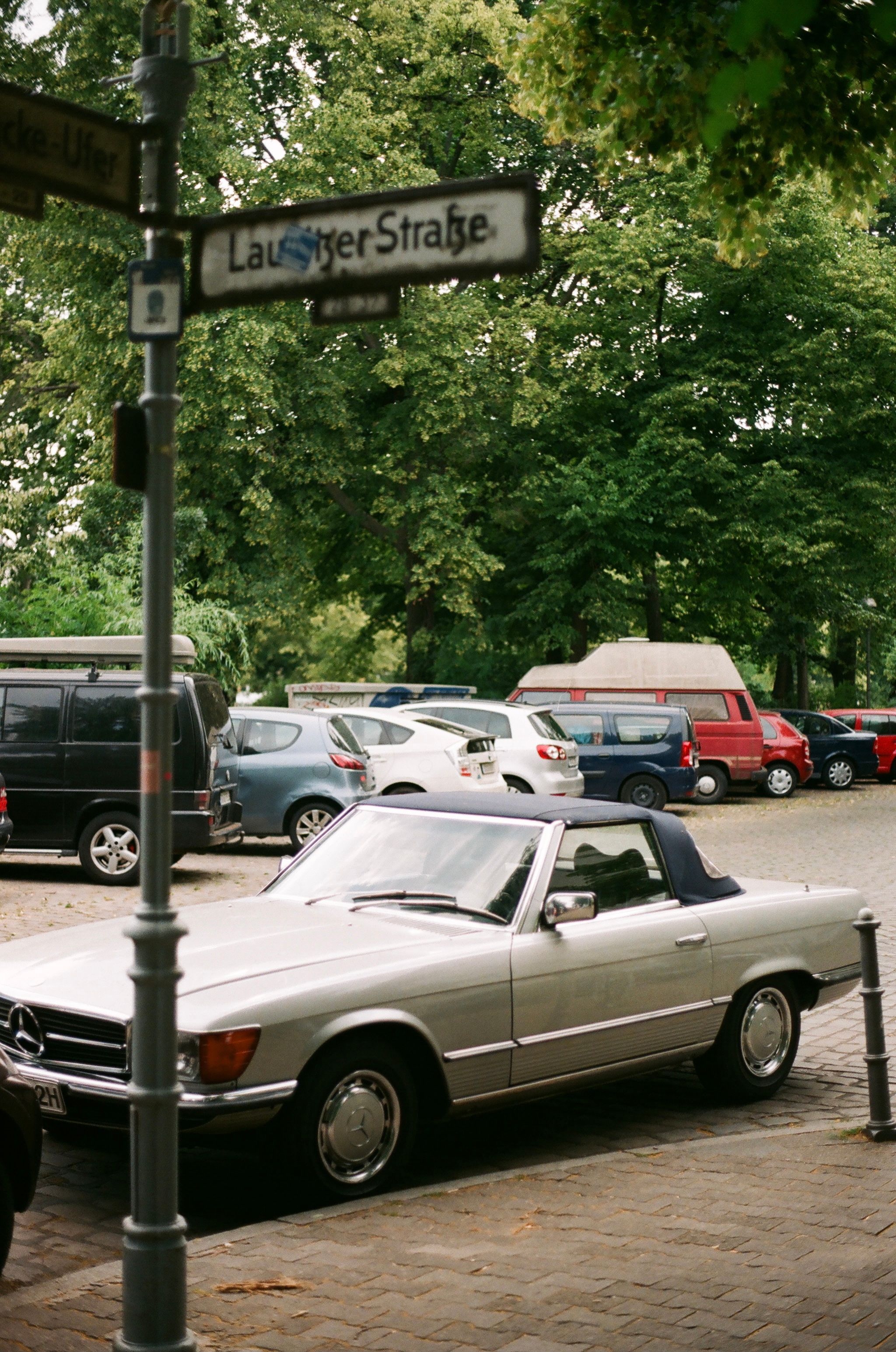 Adjacent Cars Photos, Download The BEST Free Adjacent Cars Stock Photos ...