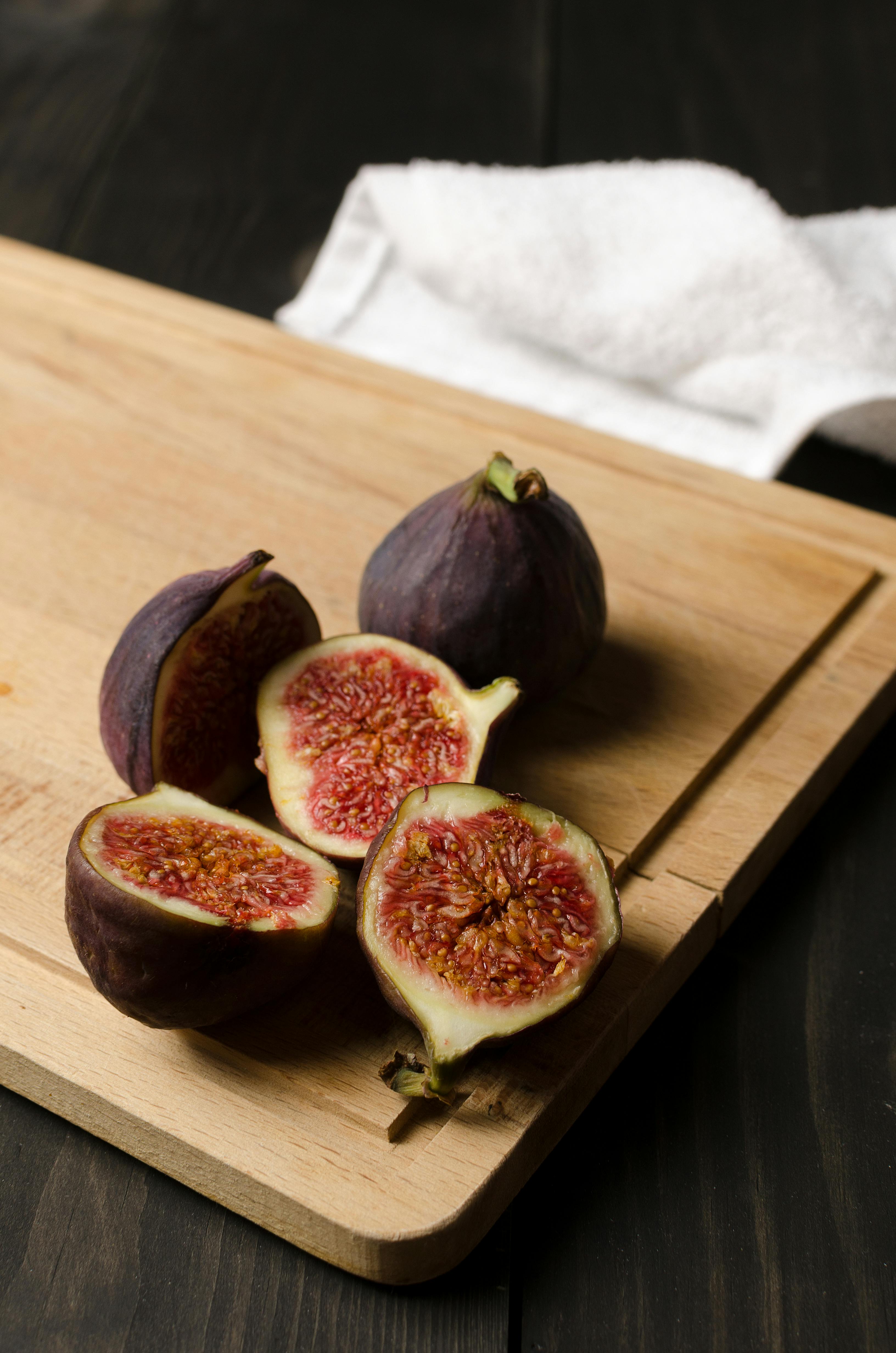 Close-up Photo of Sliced Fig · Free Stock Photo