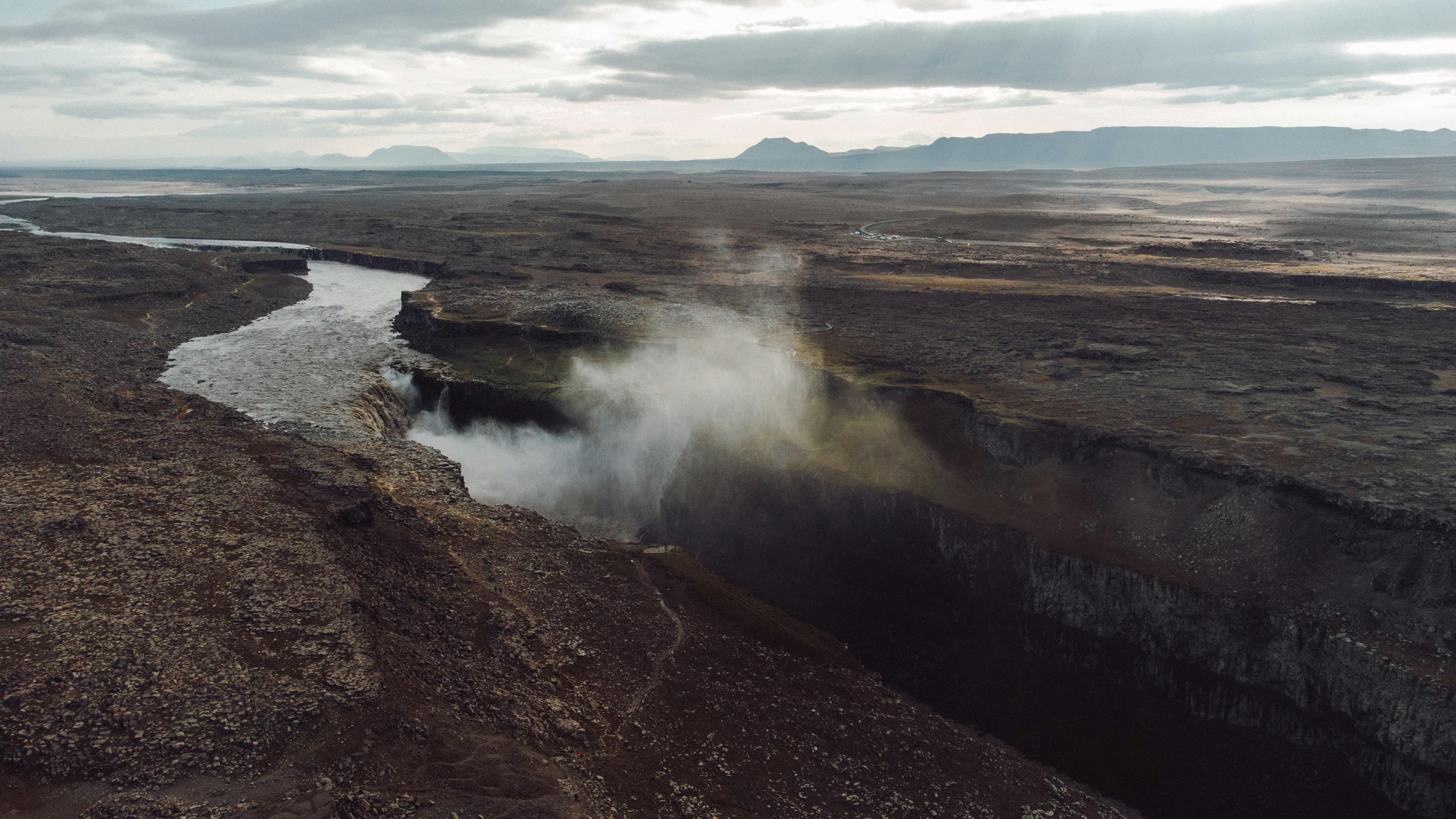 Steam coming from a Ravine · Free Stock Photo