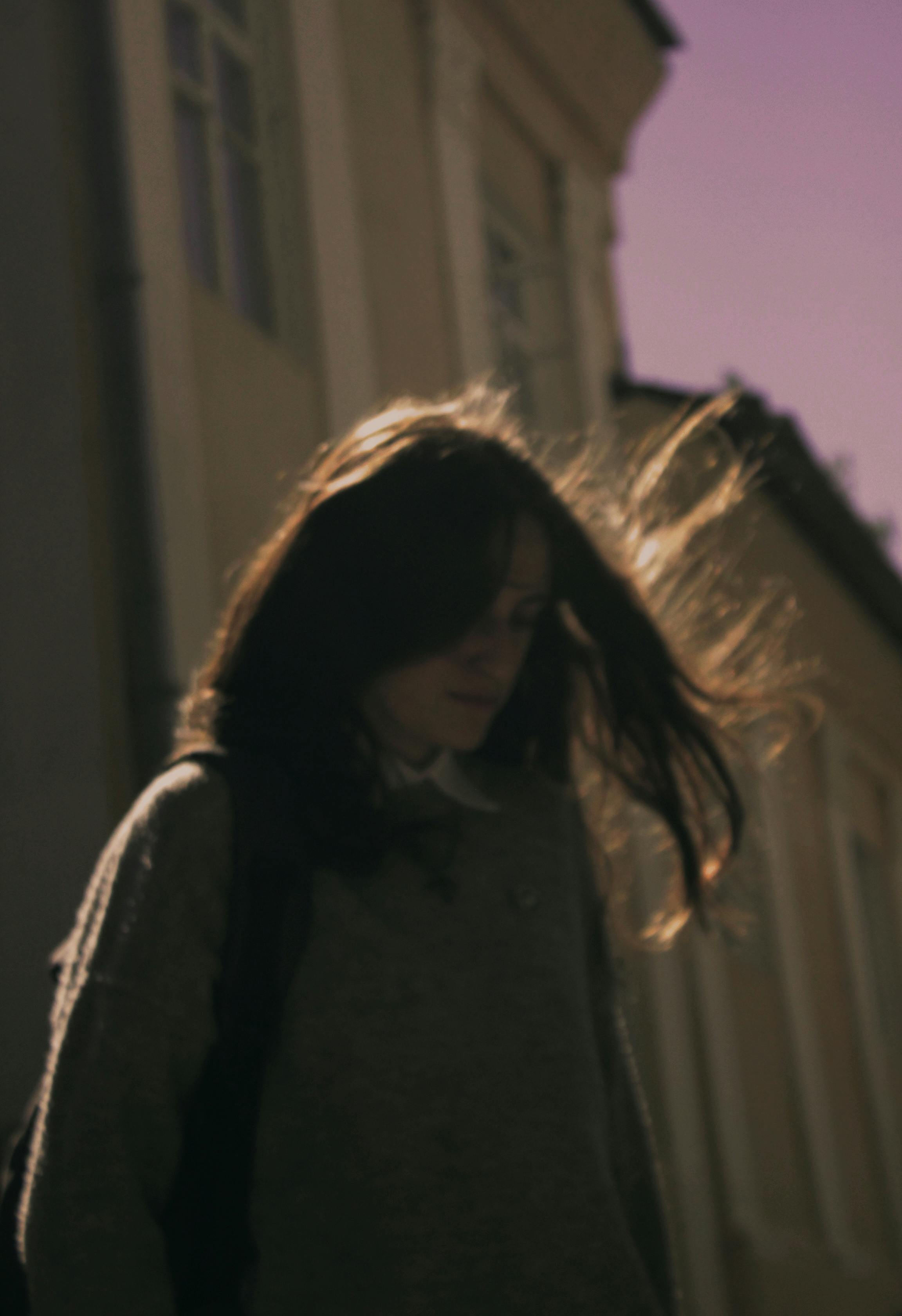 Woman behind Door · Free Stock Photo