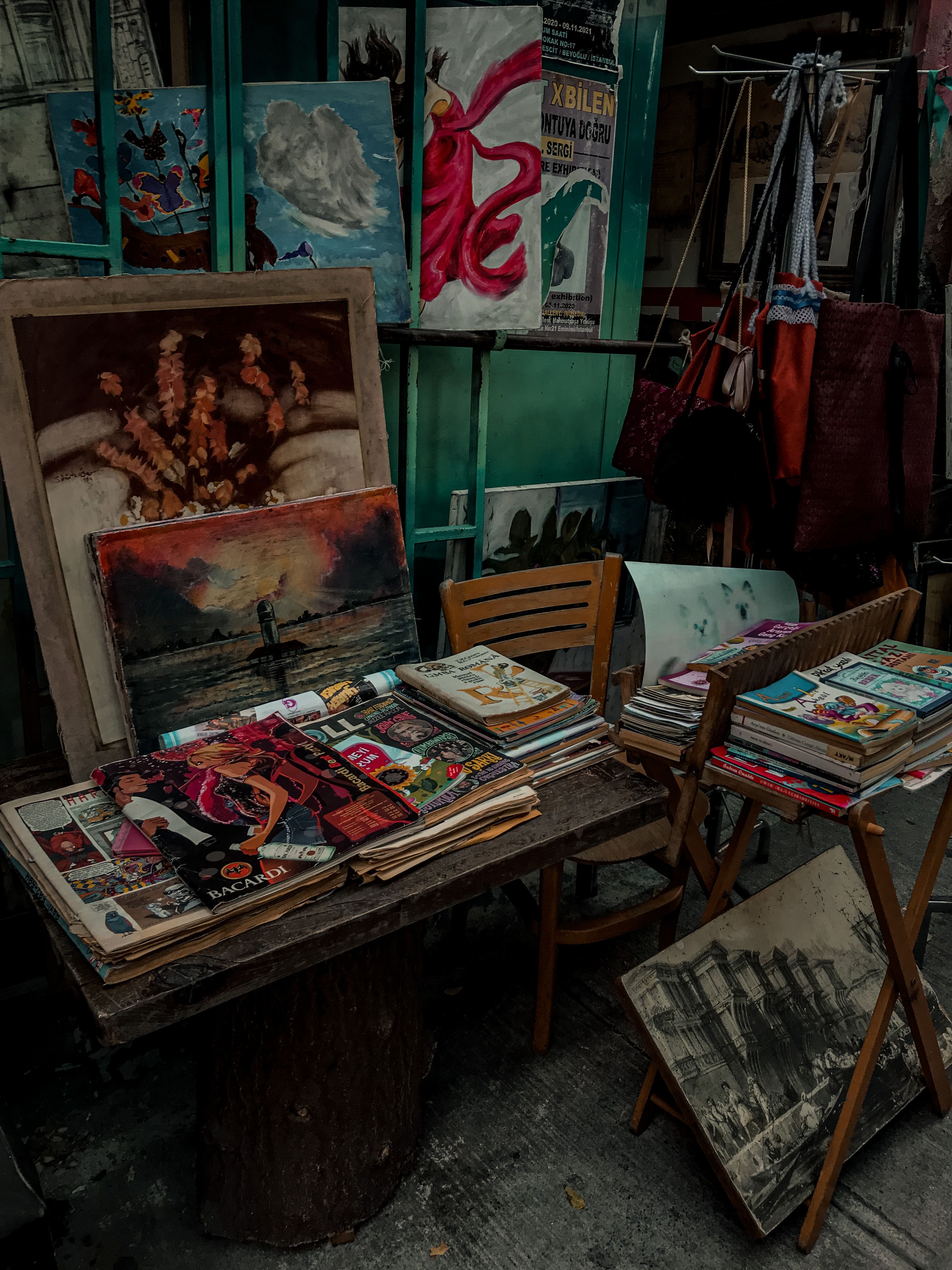 Close-up Photo of Random Collections on a Shell · Free Stock Photo