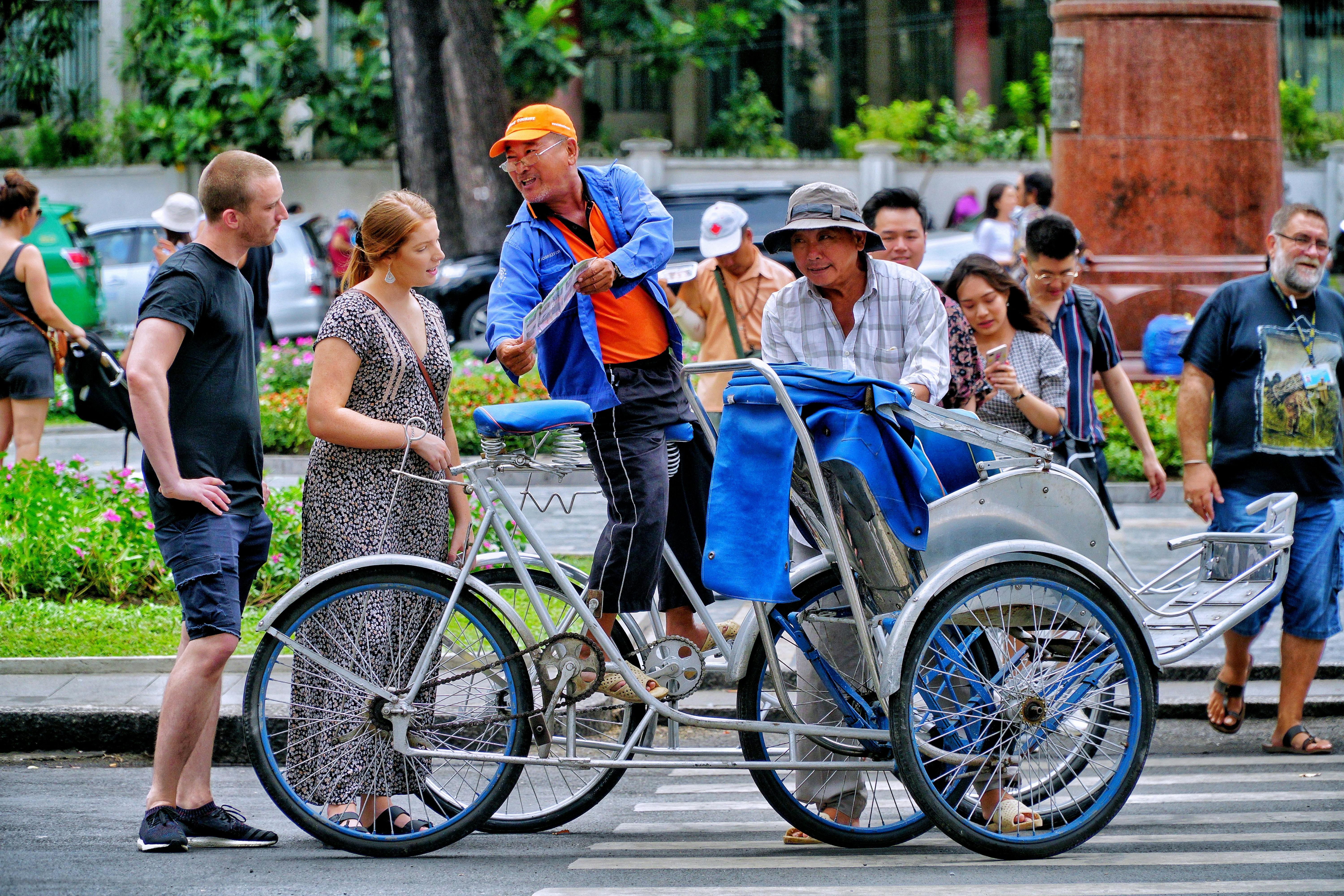 Street Vendor Interactions Photos, Download The BEST Free Street Vendor ...
