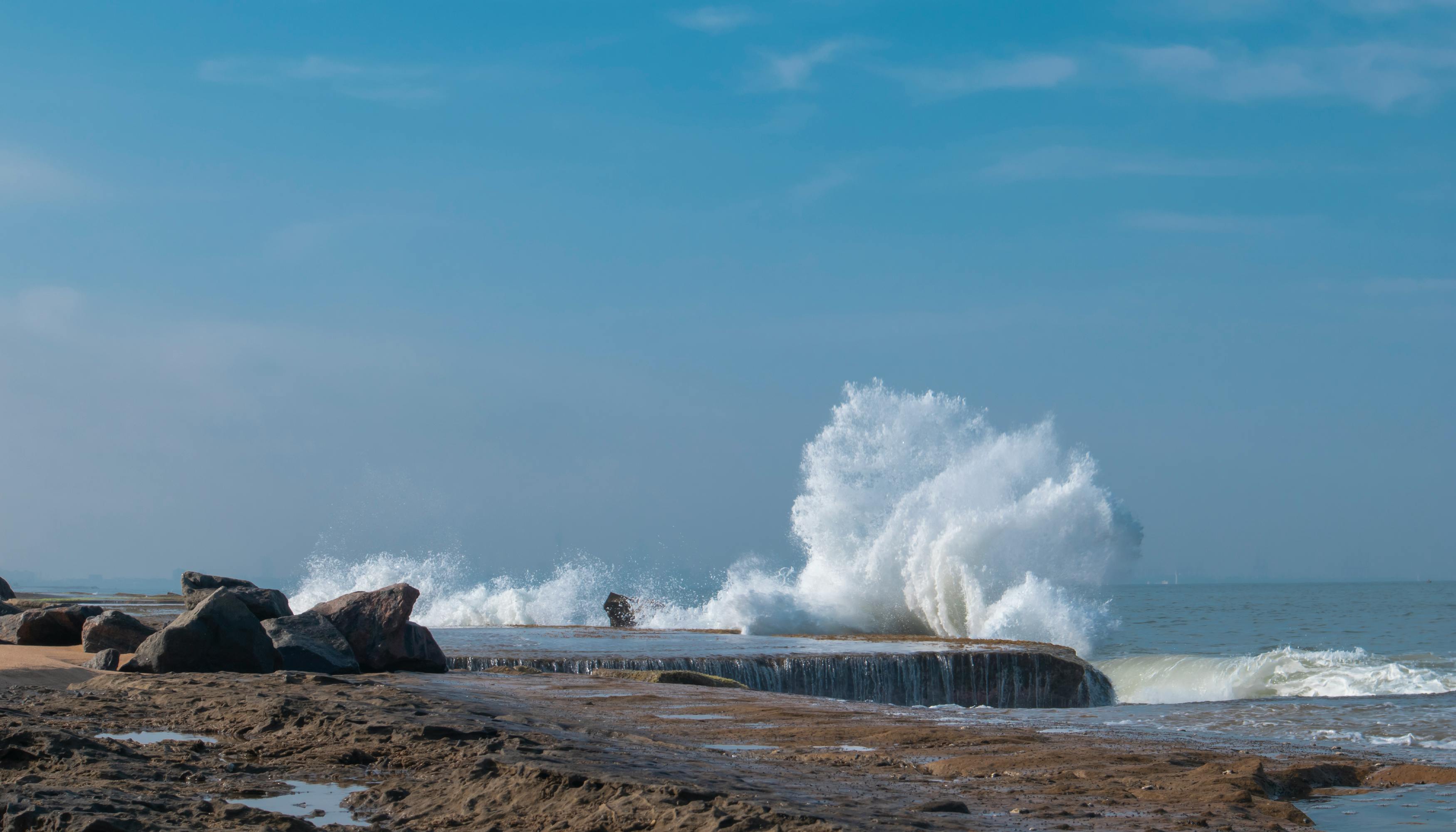 Wave Crushing on Sea Shore · Free Stock Photo