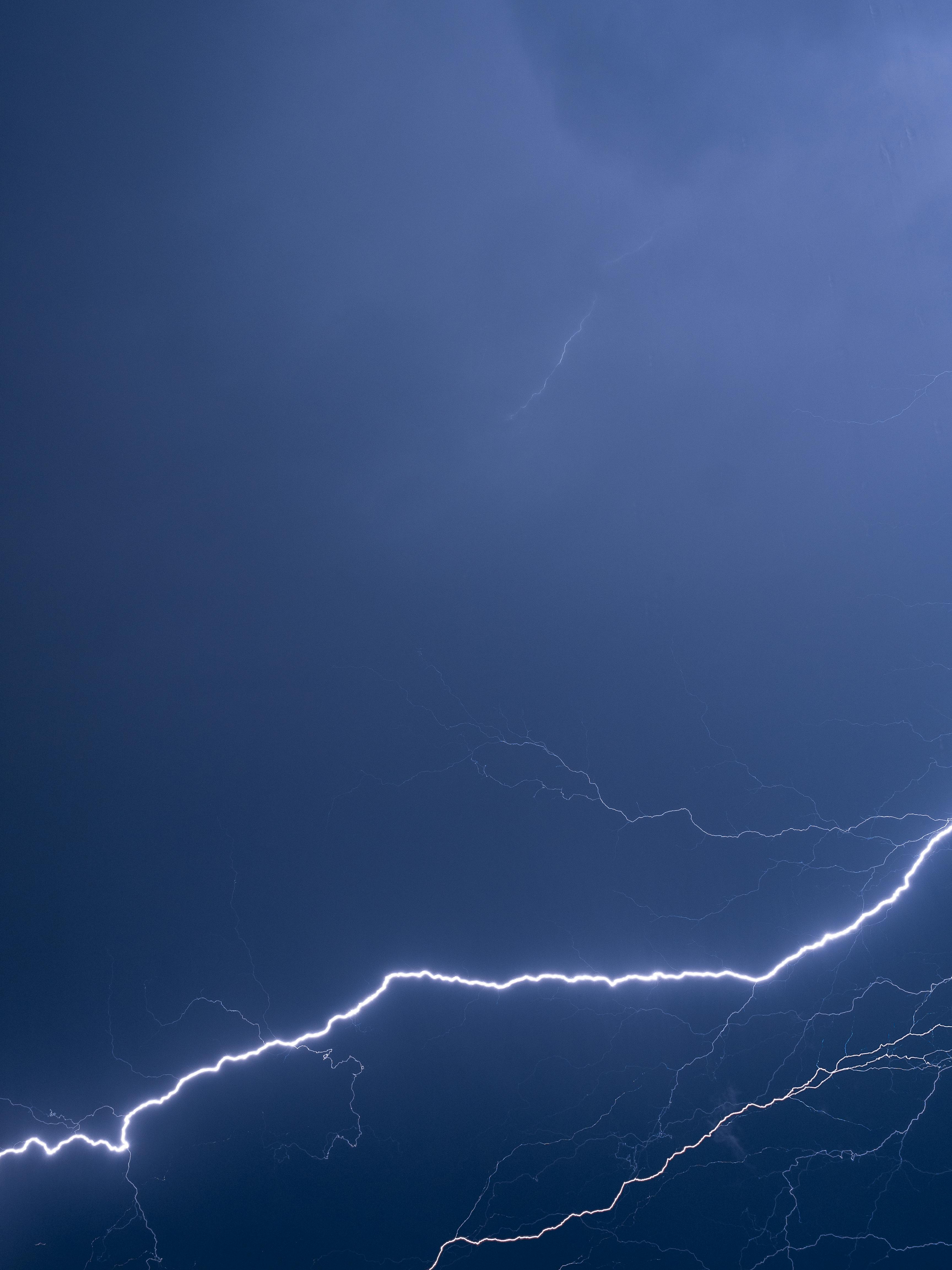 Lightning in the Dark Sky · Free Stock Photo
