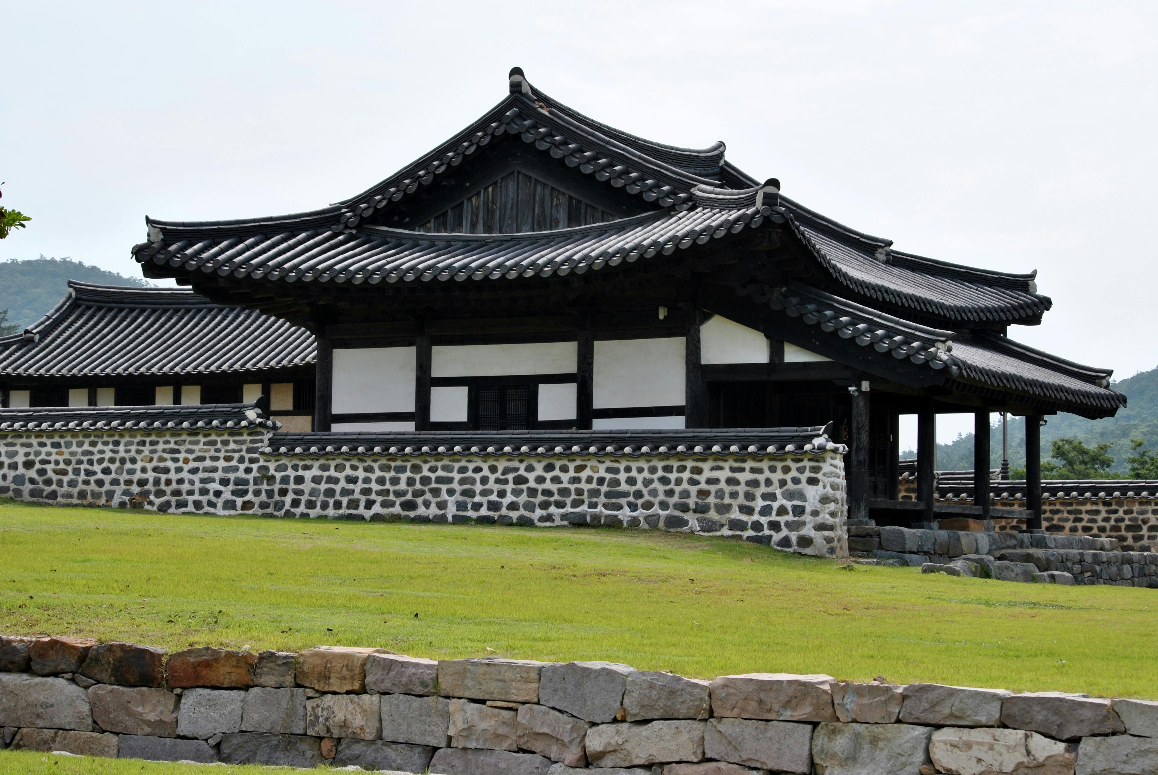 Traditional Korean House · Free Stock Photo