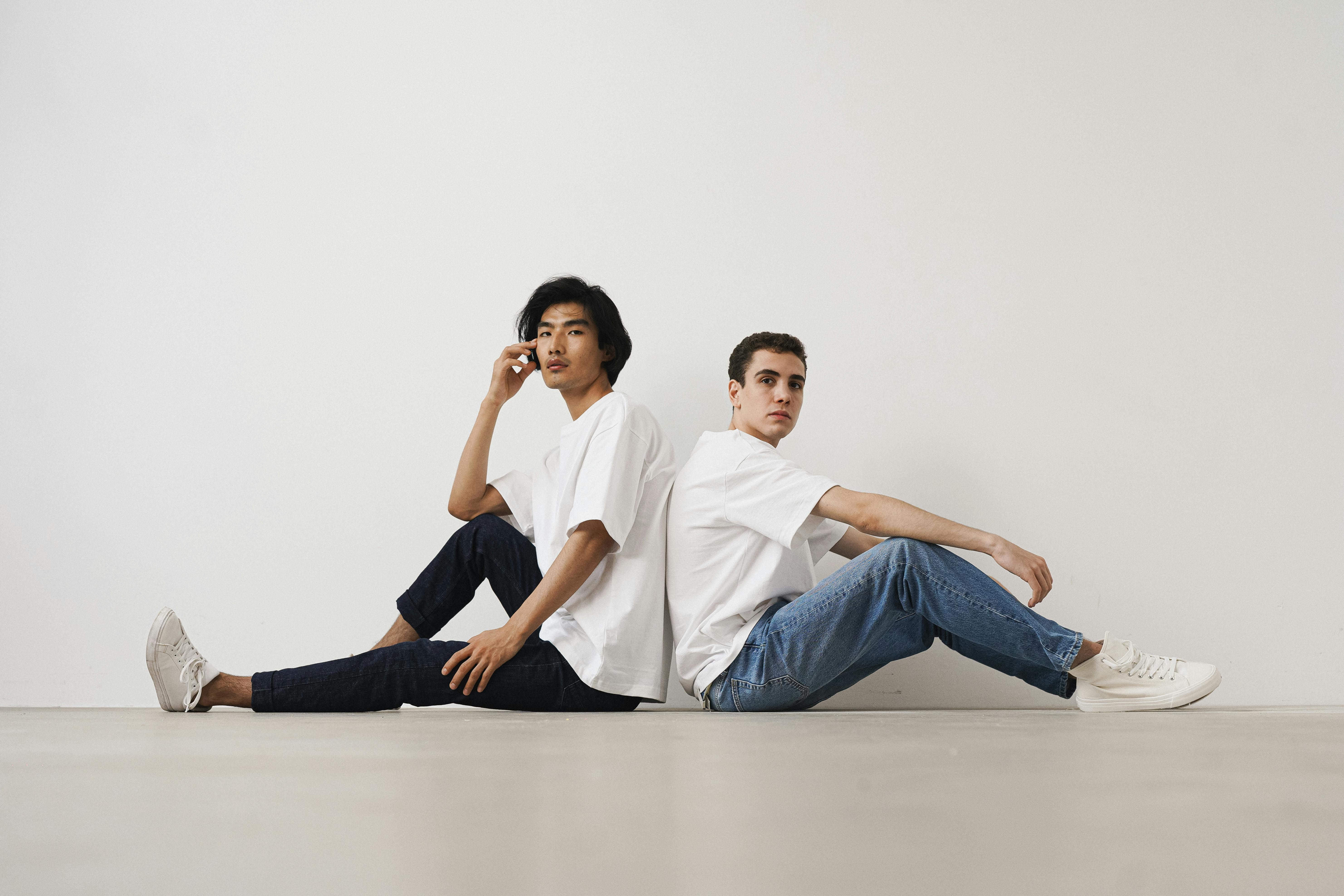 Back To Back Pose Photos, Download The BEST Free Back To Back Pose ...