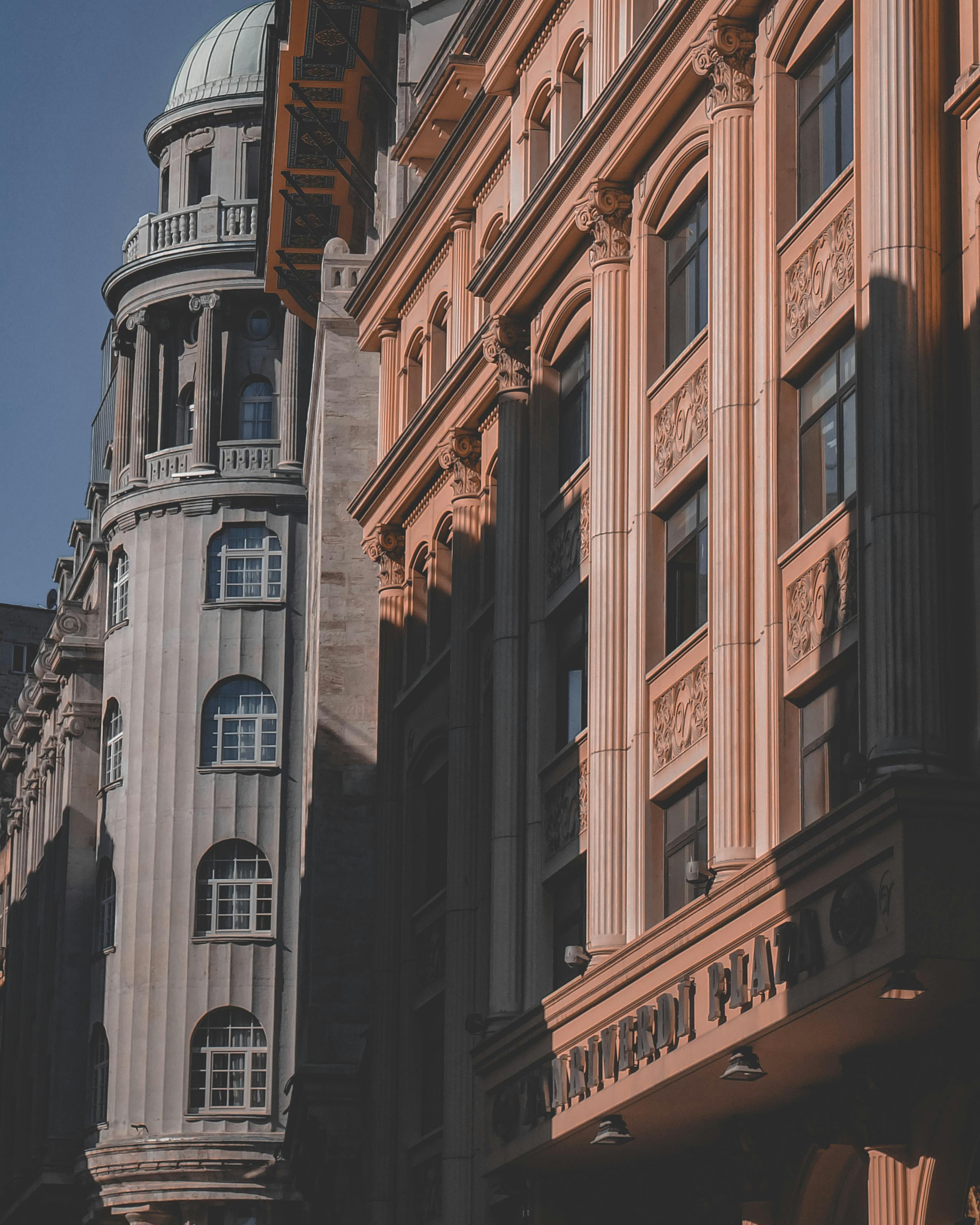 White Building · Free Stock Photo