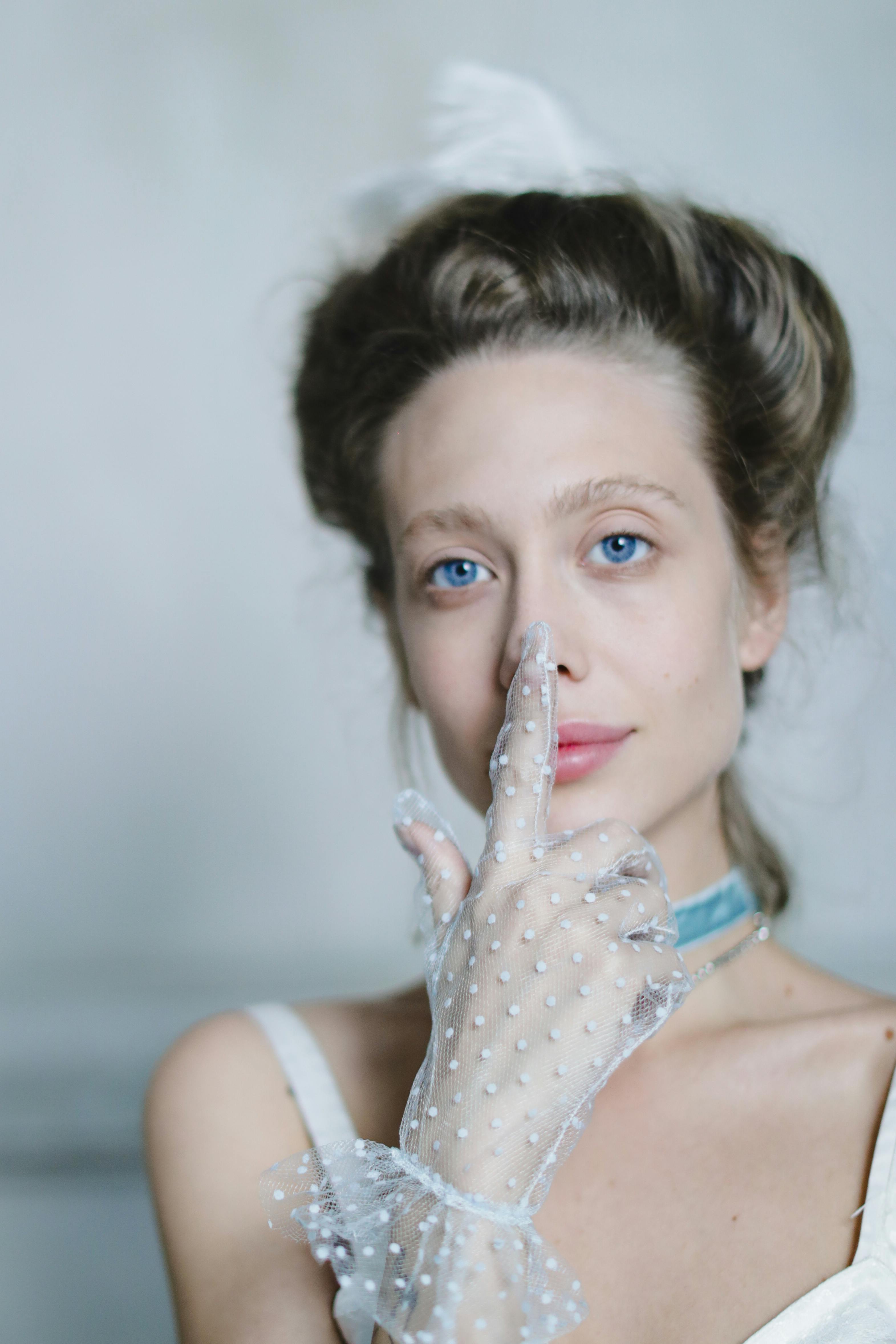 Pointing Nose Photos, Download The BEST Free Pointing Nose Stock Photos ...