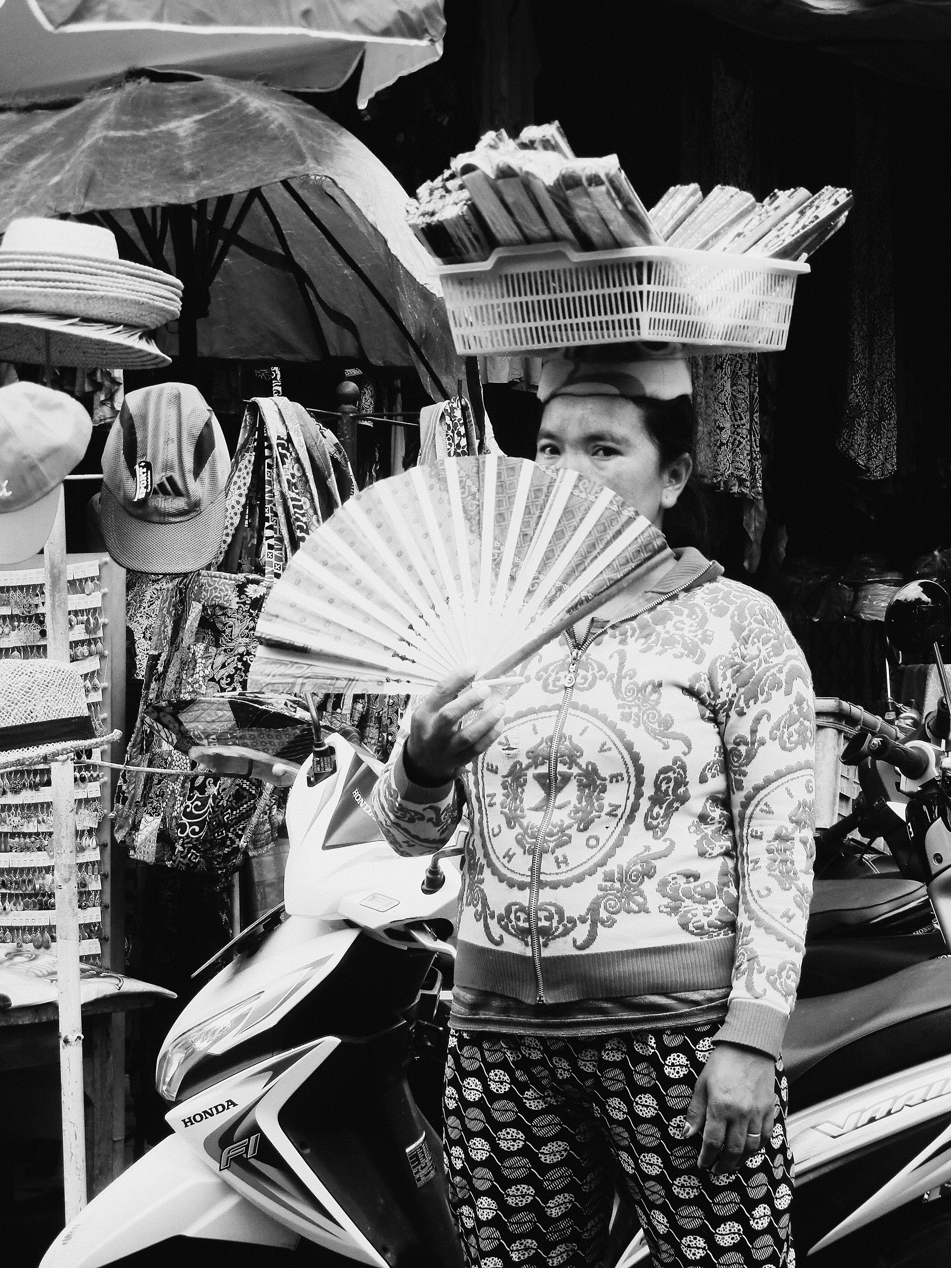 Selling Fan Photos, Download The BEST Free Selling Fan Stock Photos ...