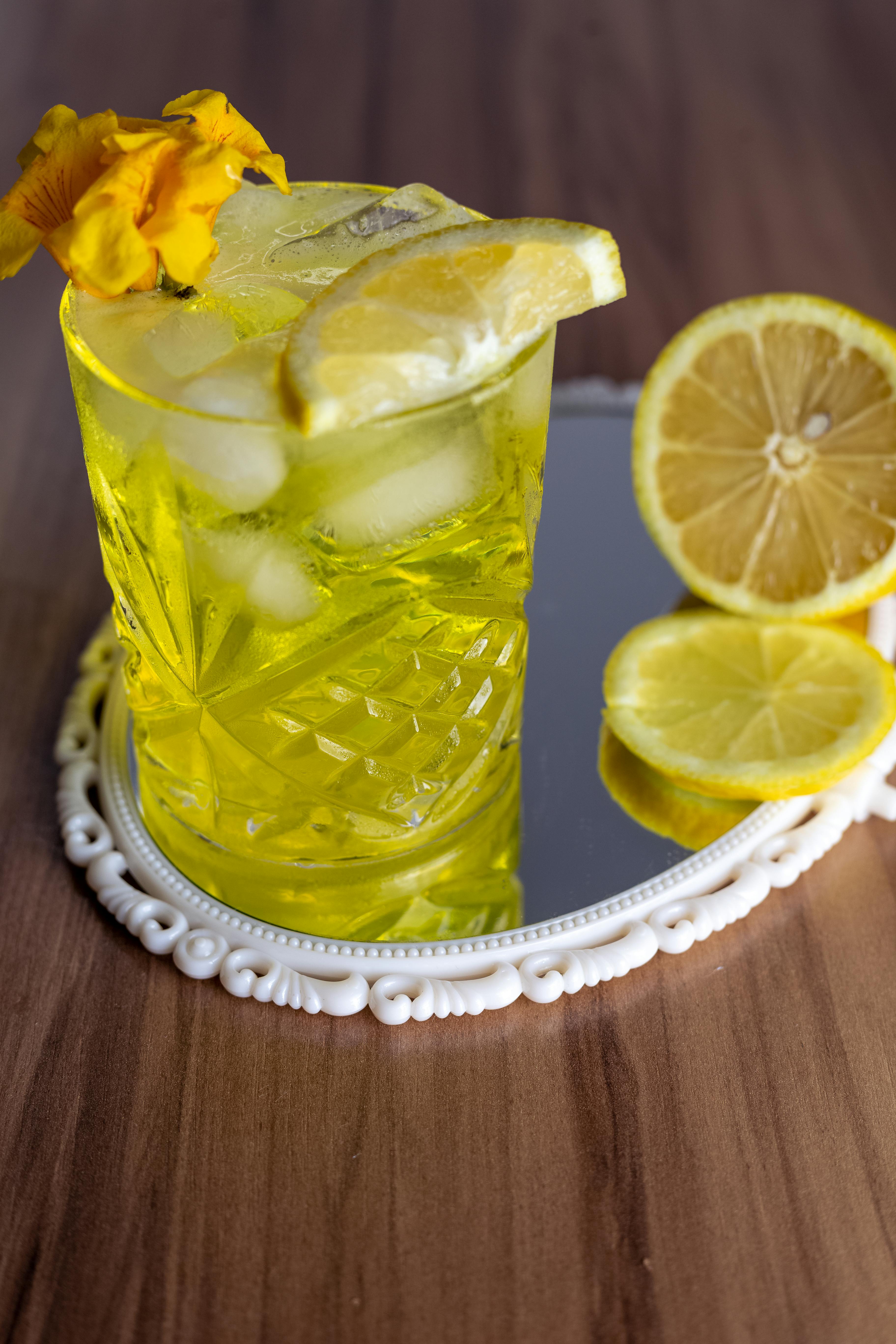 Drink with Lemon Slice · Free Stock Photo