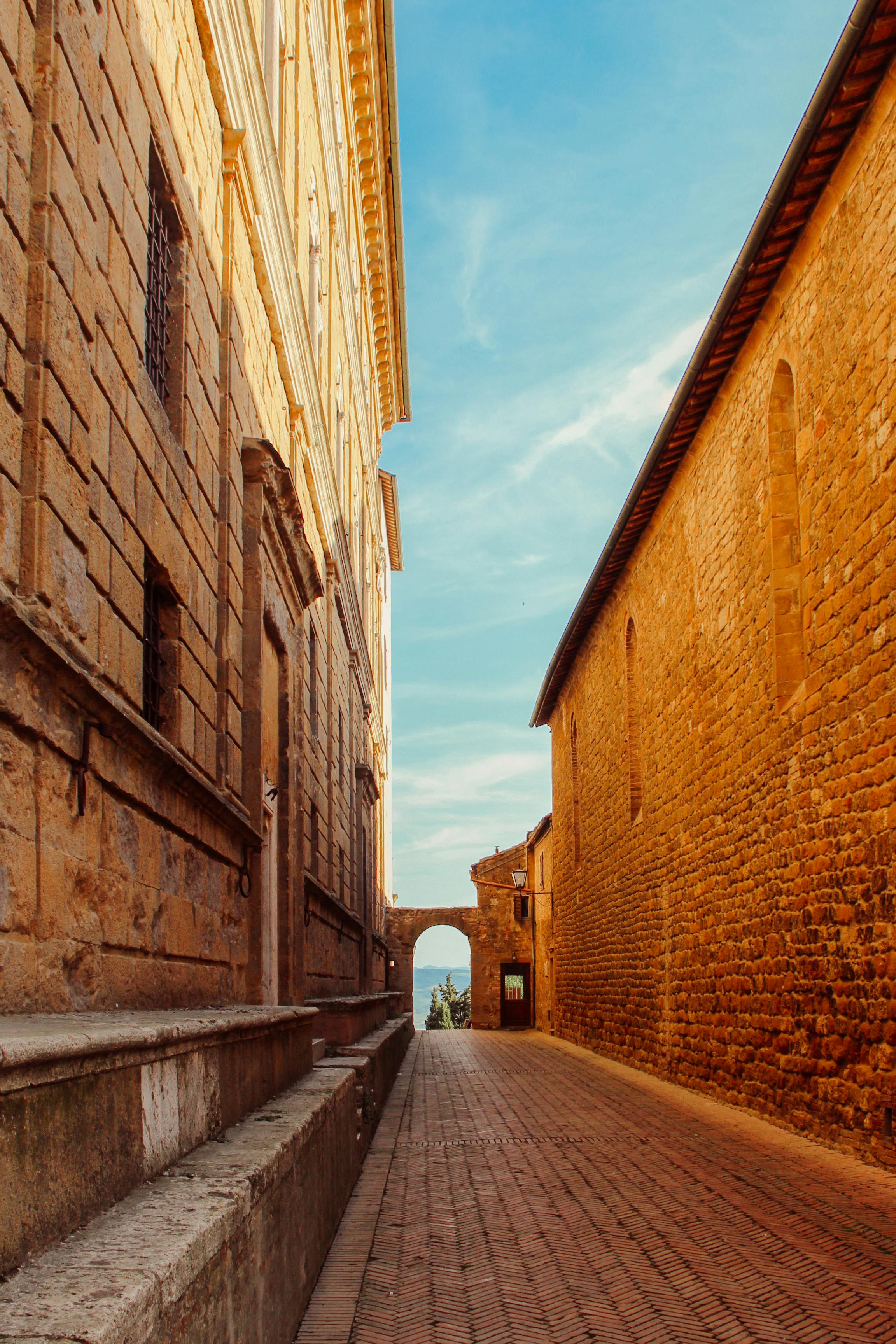 Photo of an Alley · Free Stock Photo