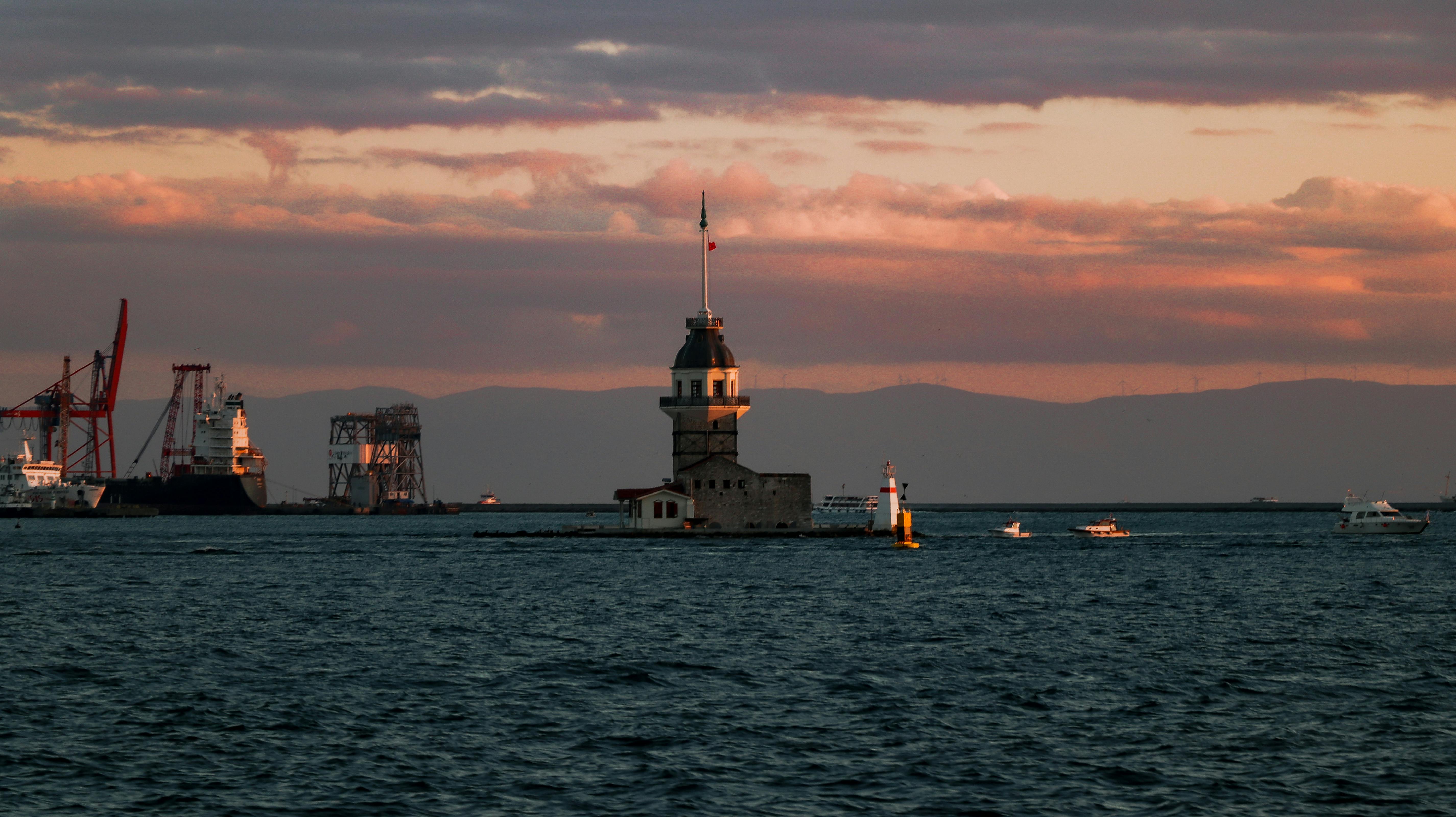 Lighthouse in Port · Free Stock Photo