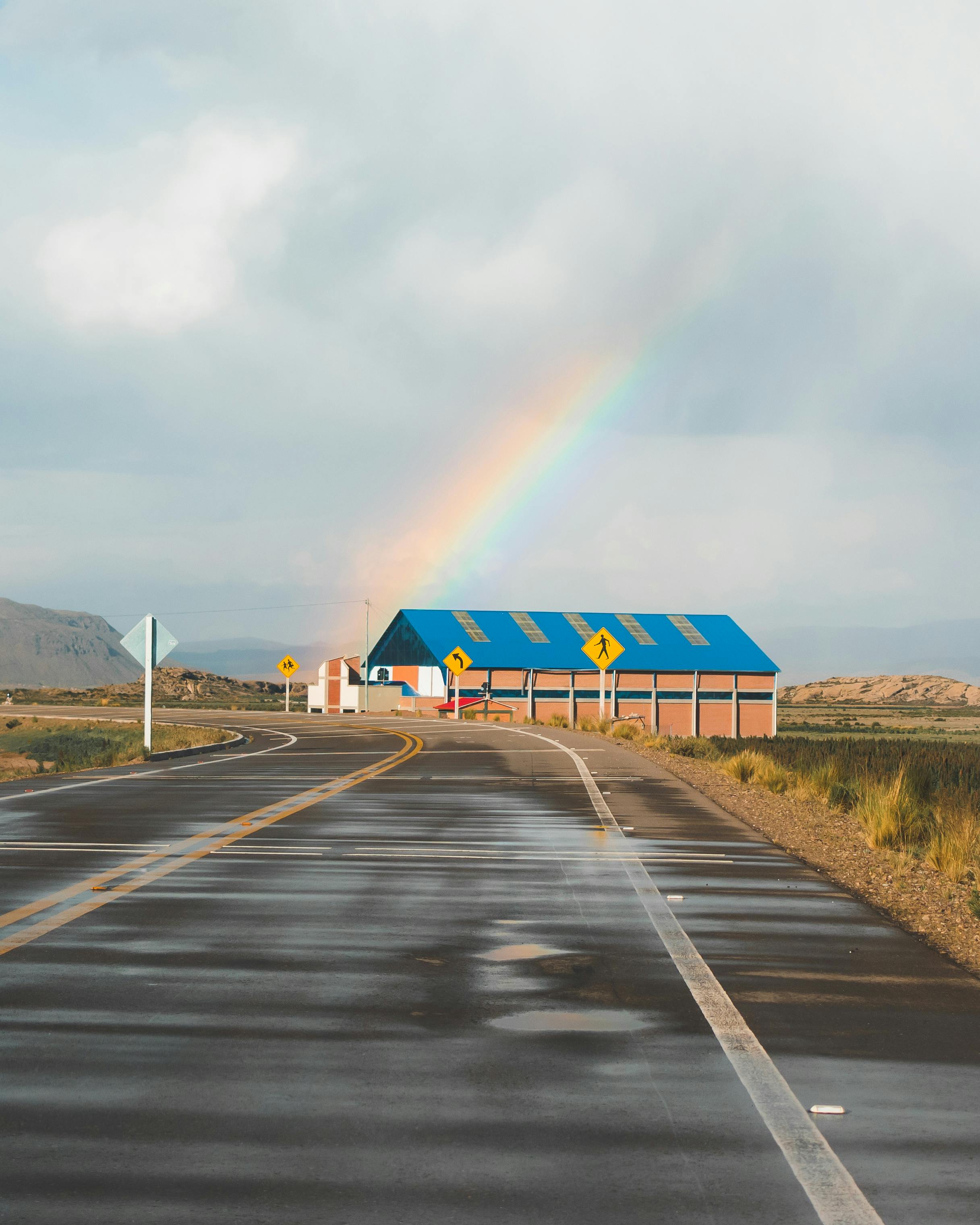 Warehouse on the Roadside · Free Stock Photo