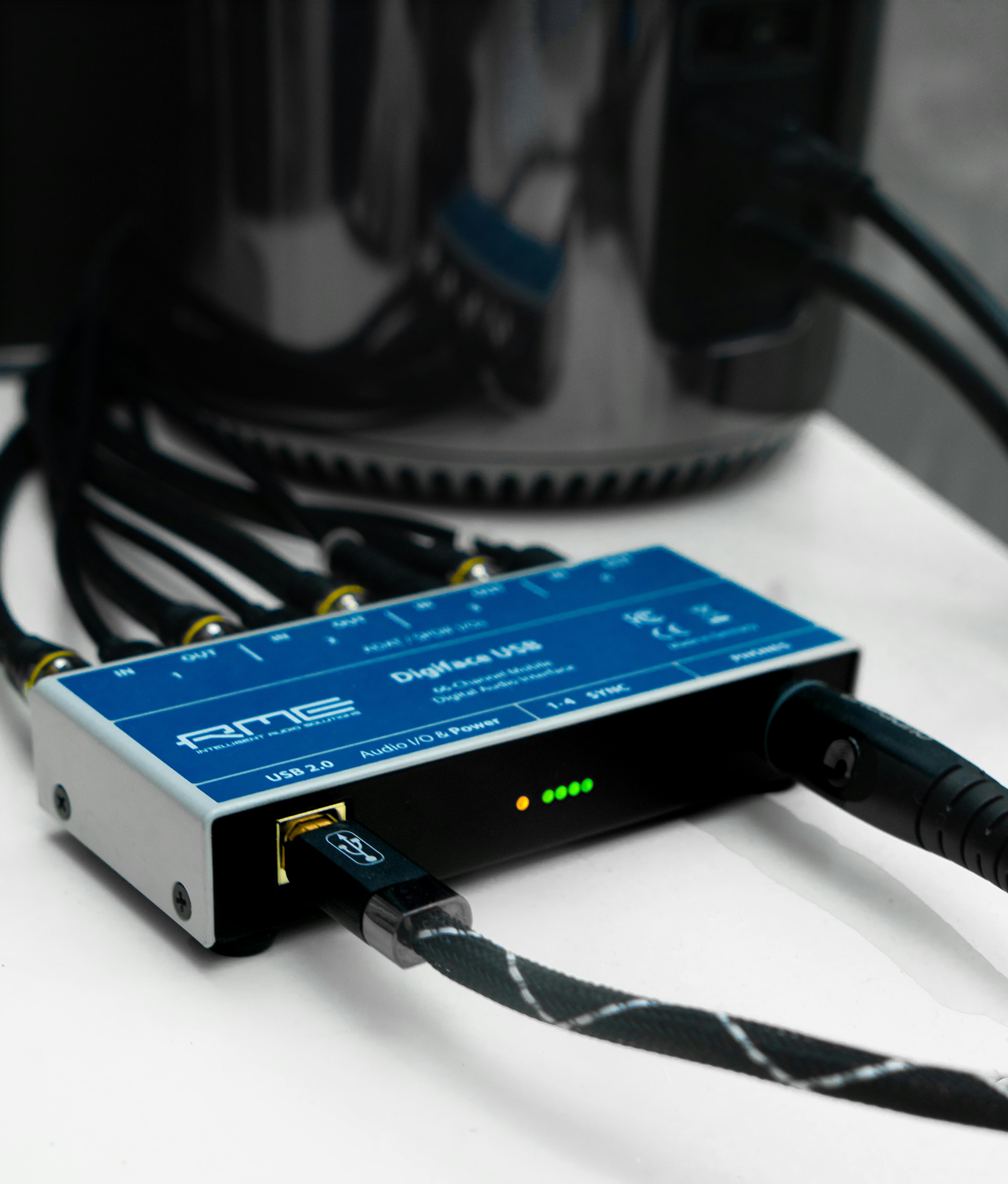 Cables Connected on a Sound Card · Free Stock Photo