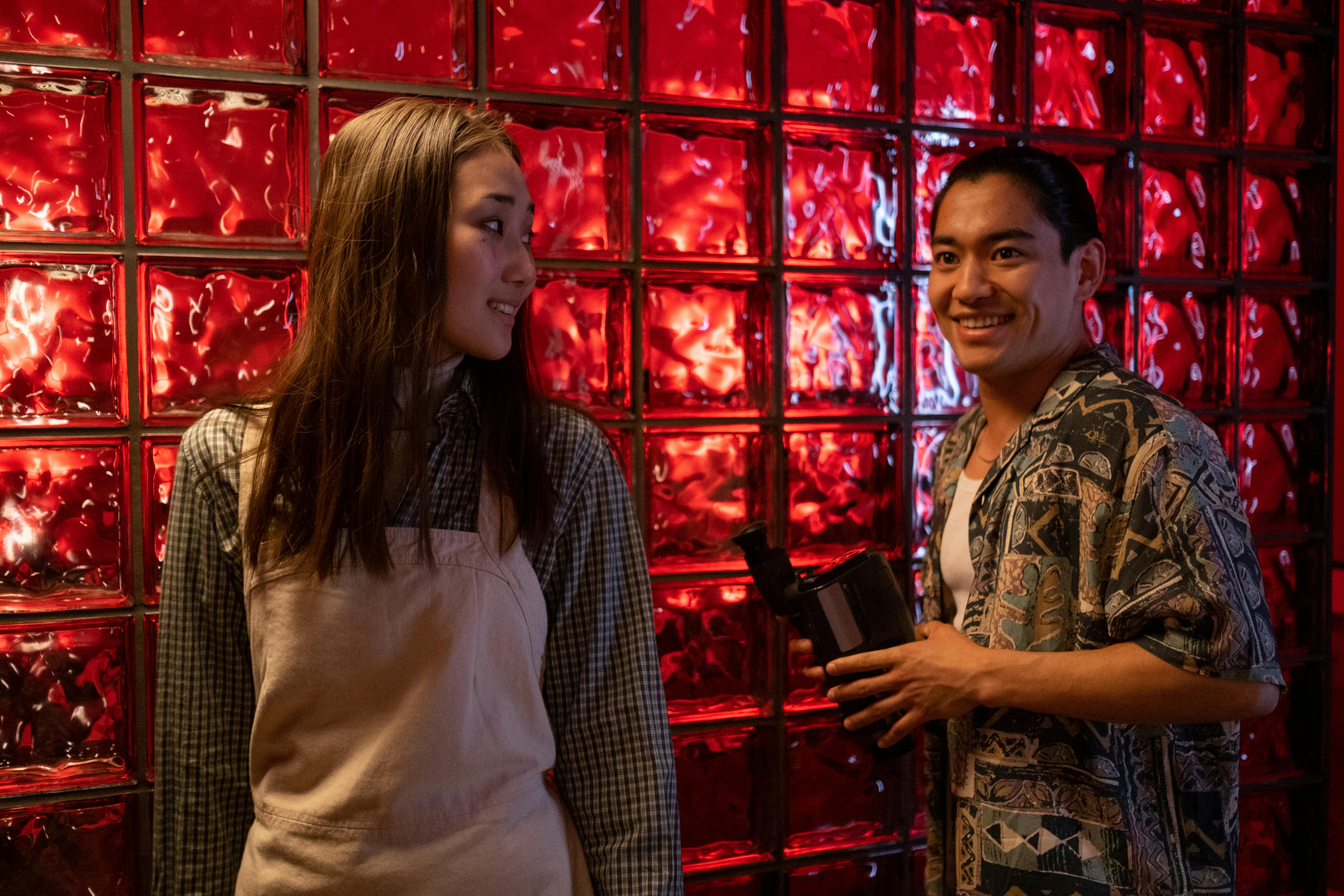 Two friends playing movie scene · Free Stock Photo