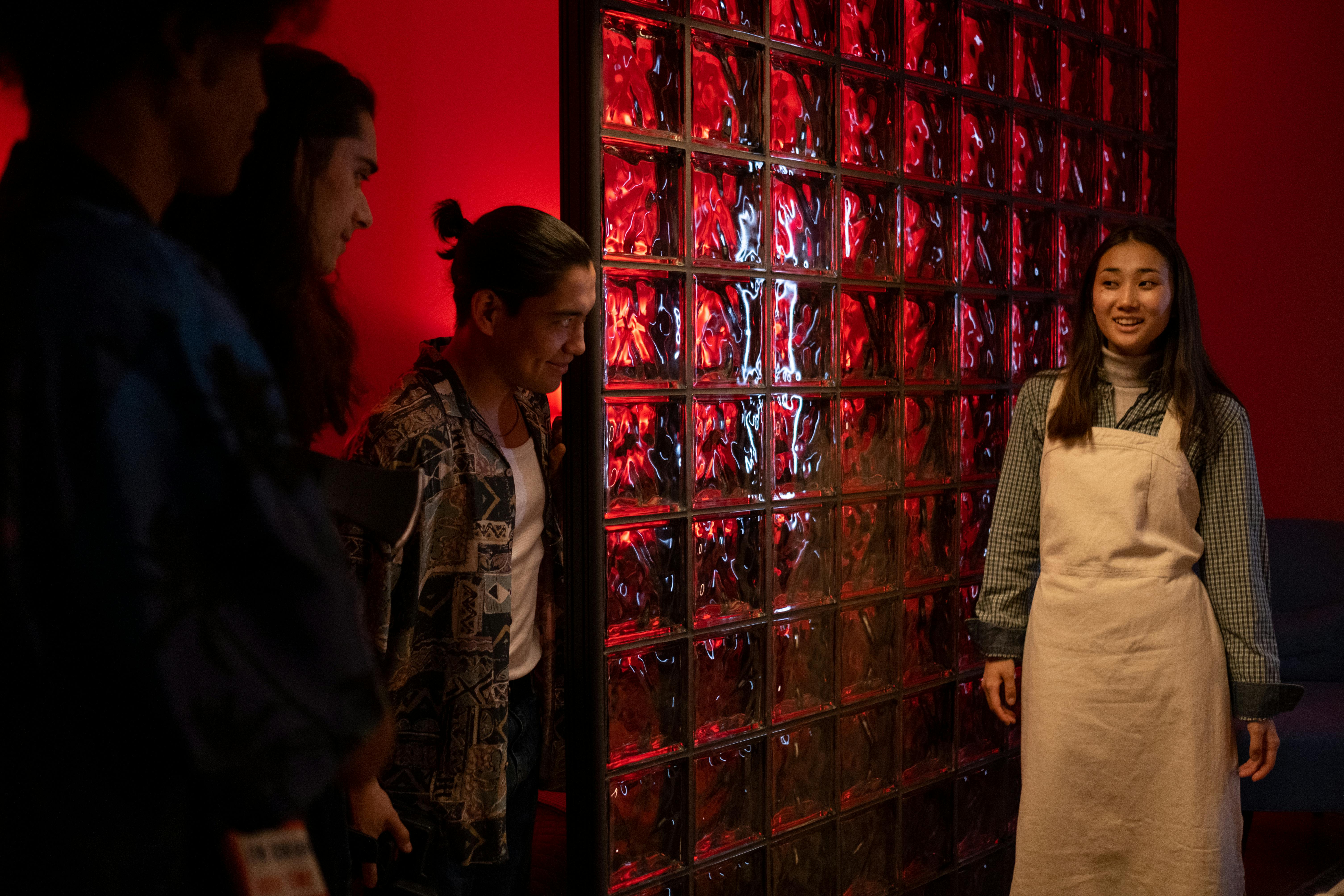 Four friends playing movie scene · Free Stock Photo