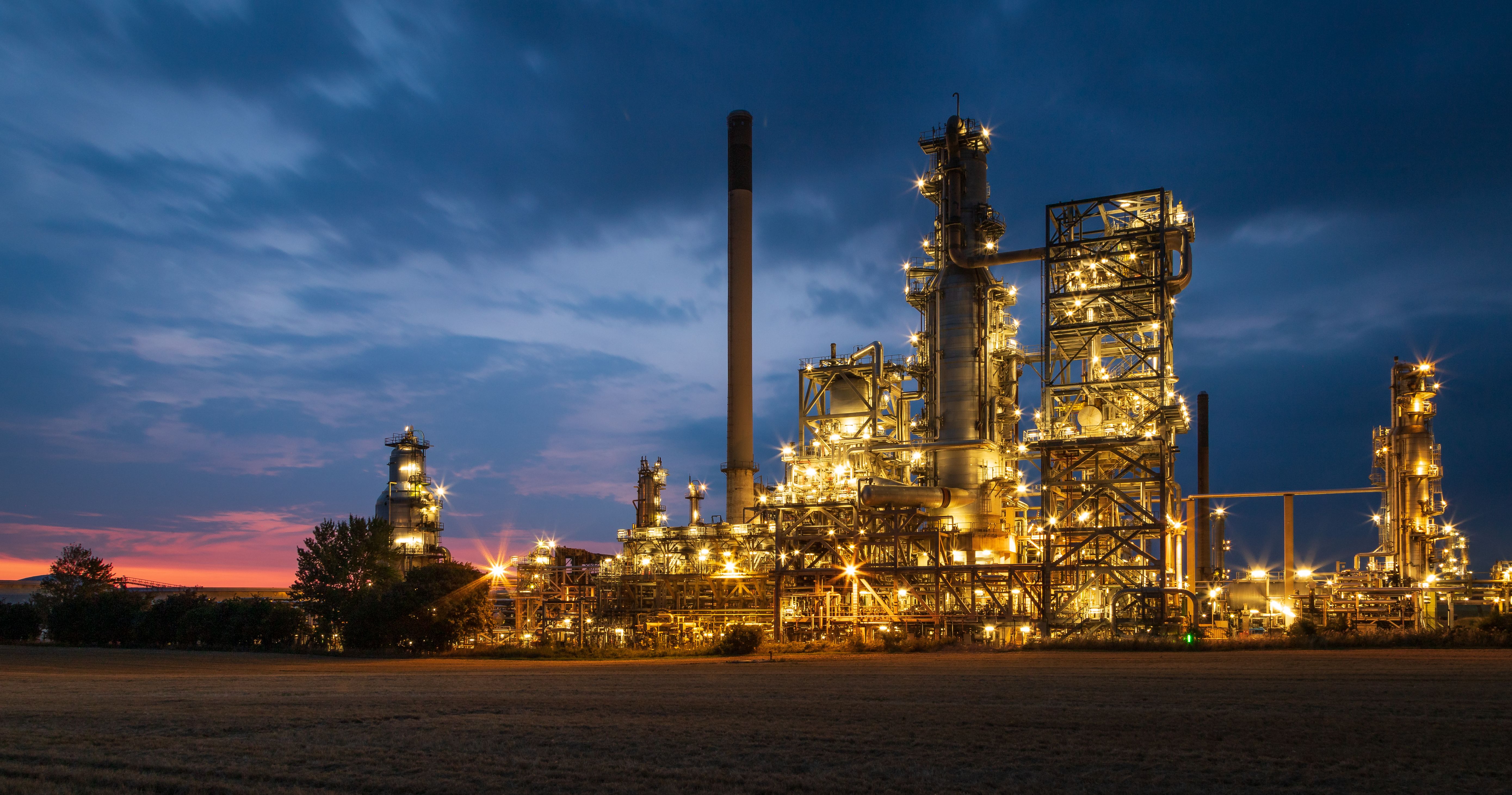 3,000+ Best Oil Refinery Photos · 100% Free Download · Pexels Stock Photos