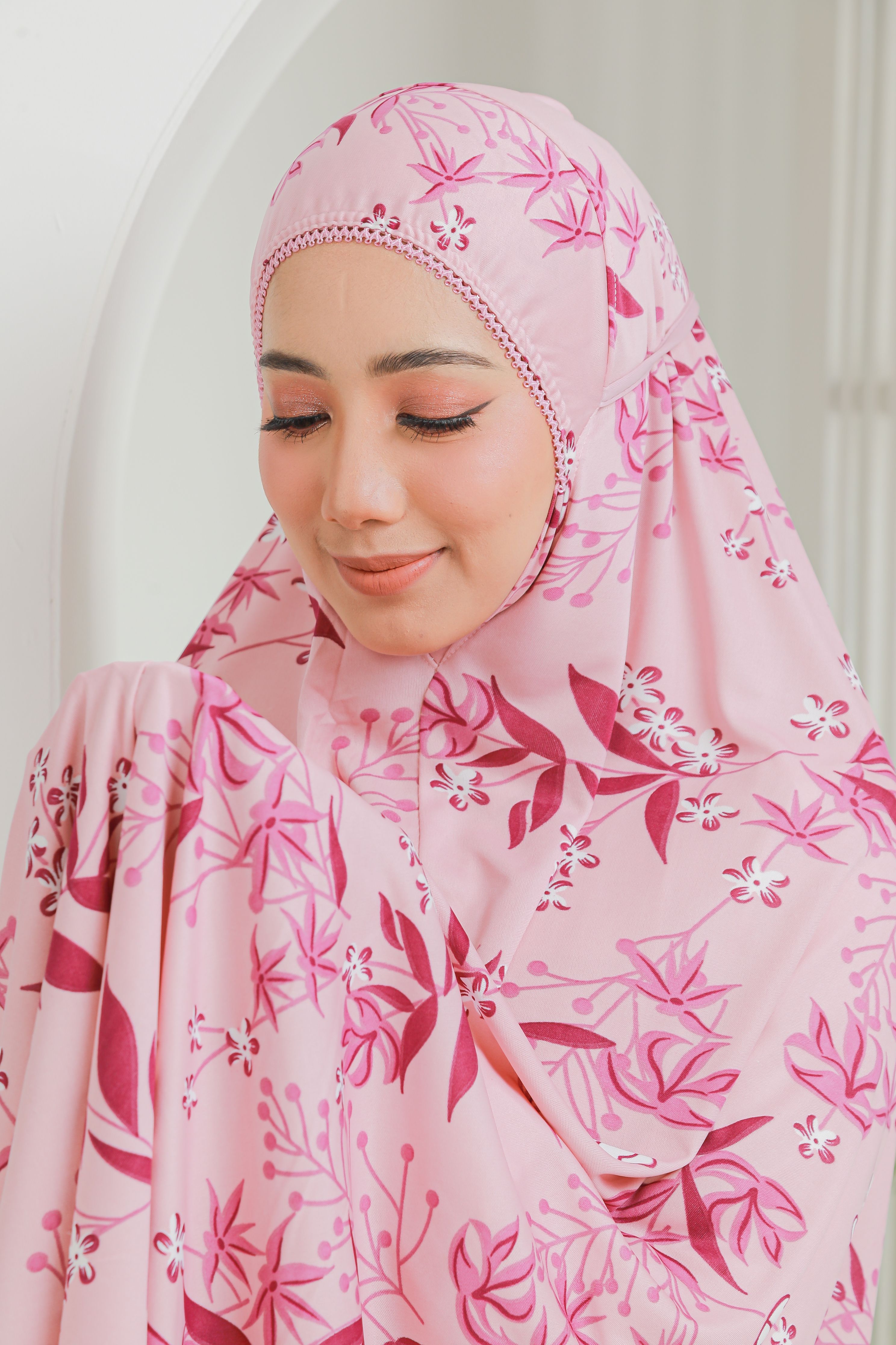 Beautiful Woman in Pink Hijab · Free Stock Photo