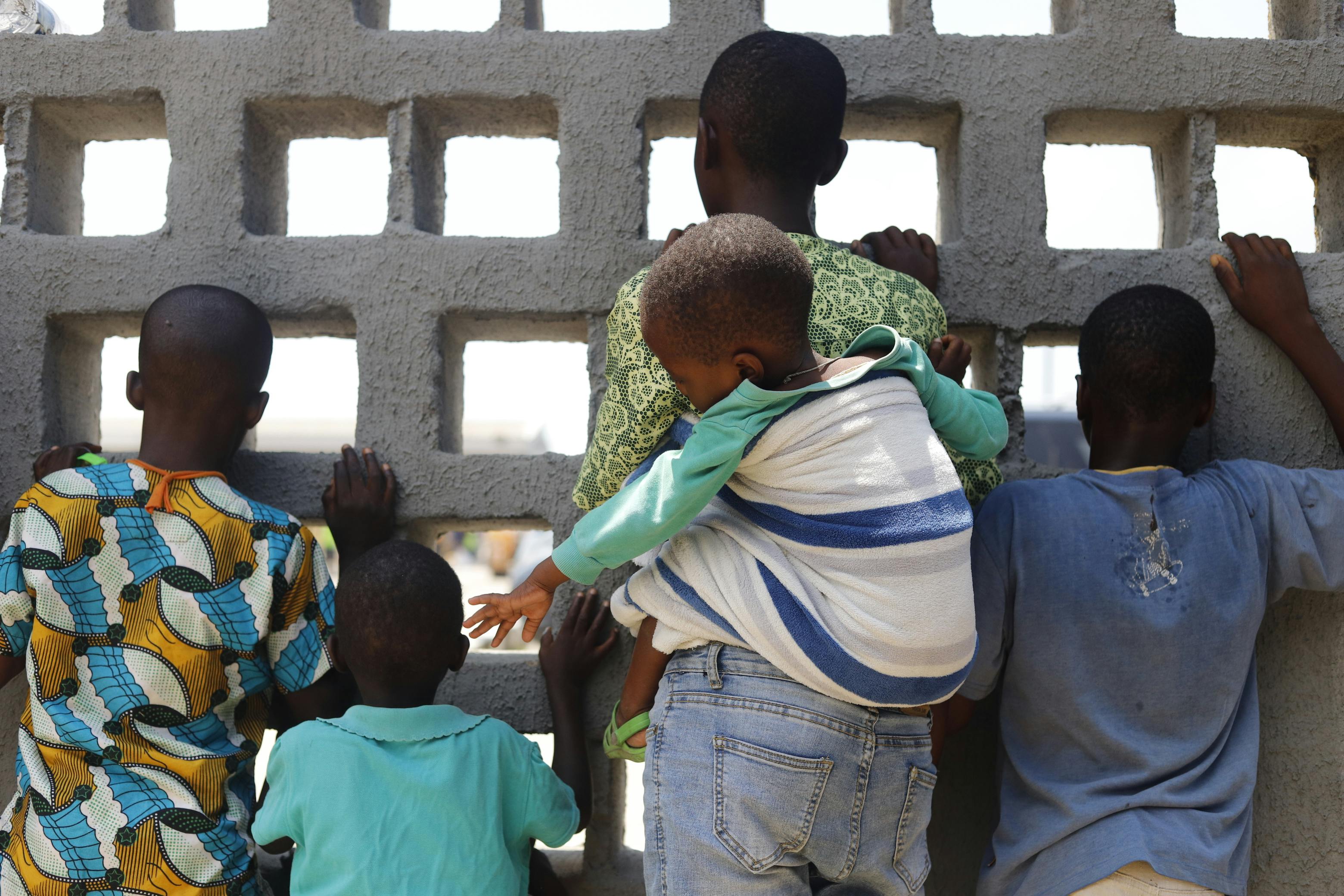 Child Looking Back Photos, Download The BEST Free Child Looking Back ...