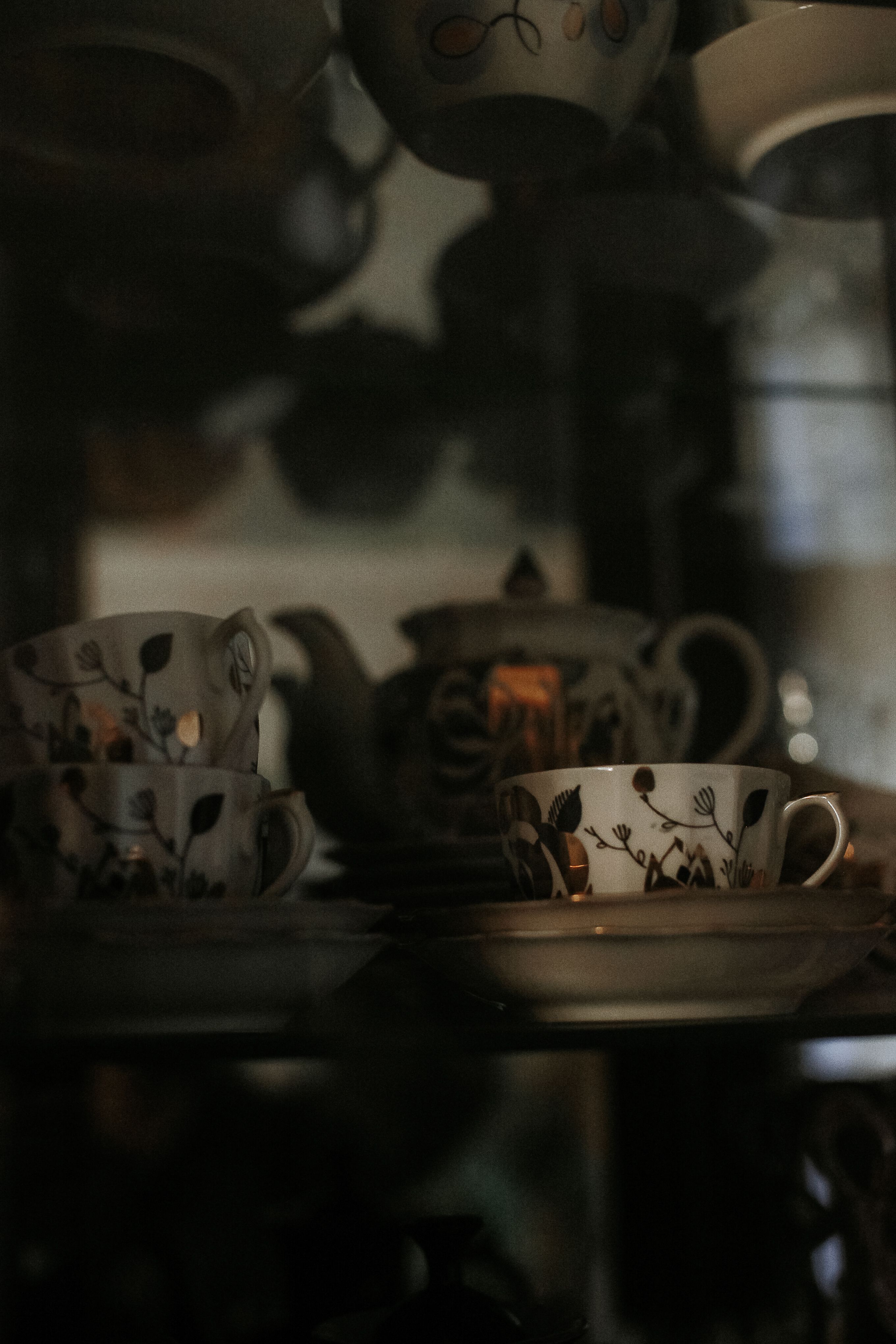 Tea in Porcelain Cup with Retro Radio · Free Stock Photo