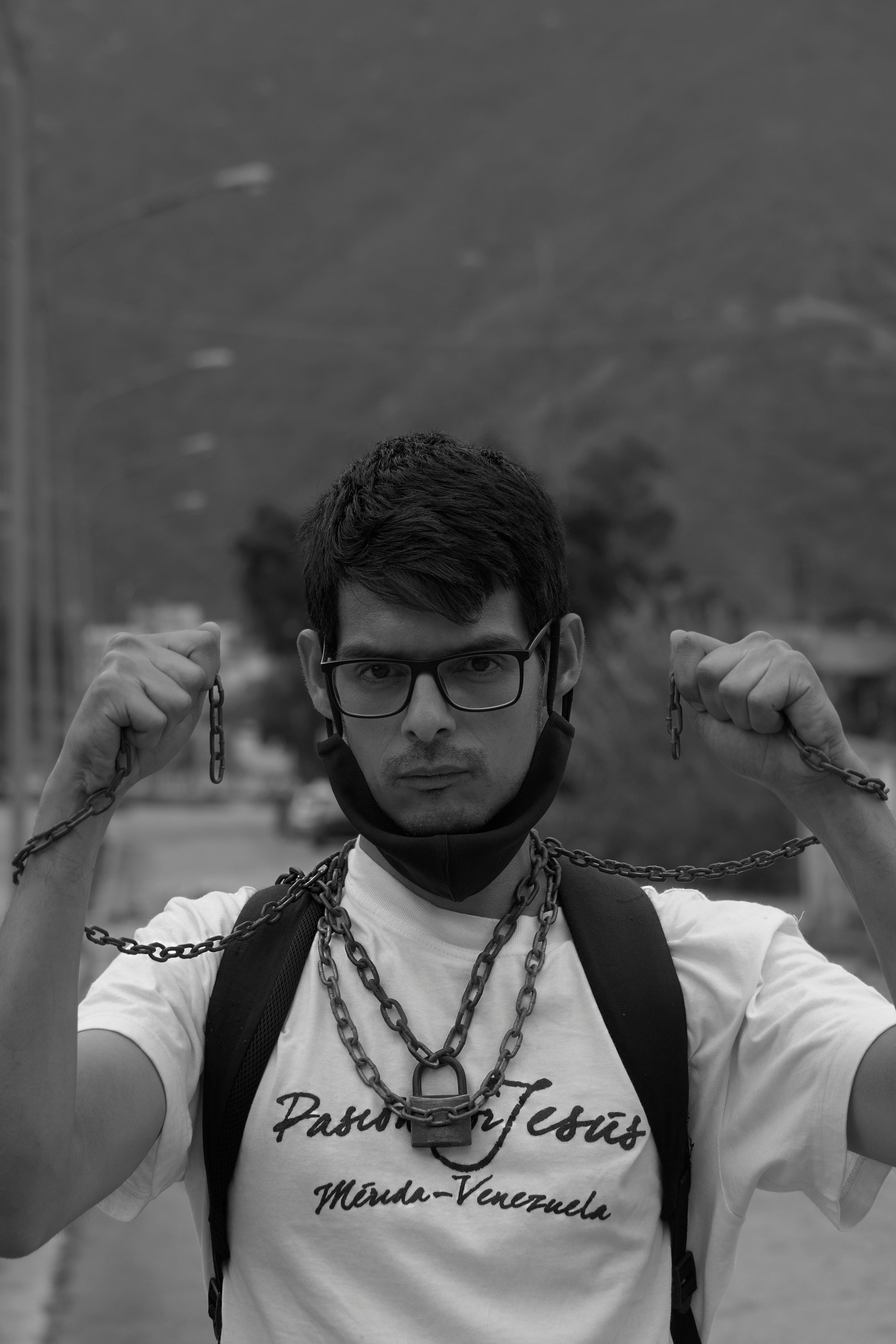 Statue of a Man with Chain · Free Stock Photo