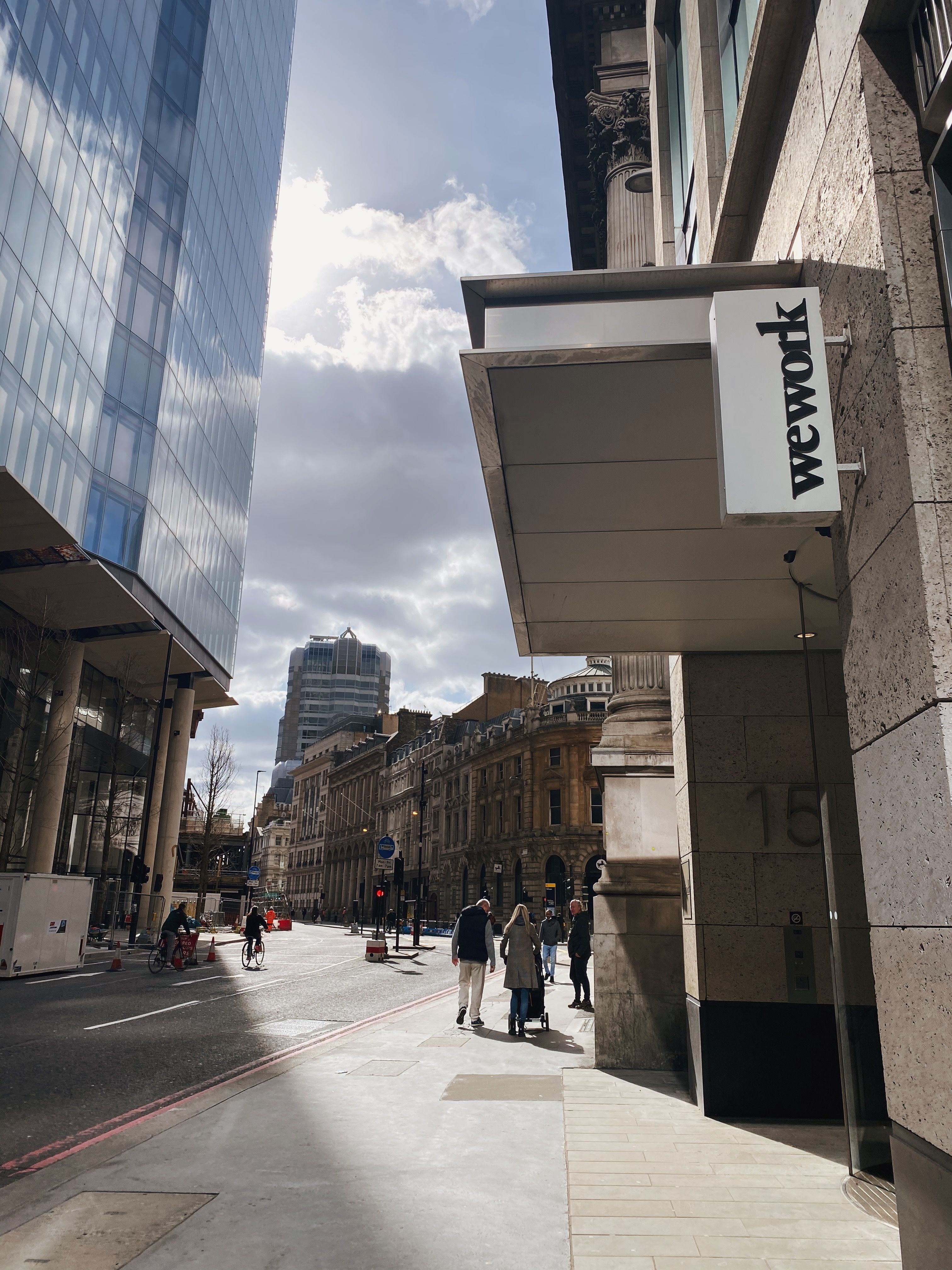 Diminishing Perspective of a City Street · Free Stock Photo
