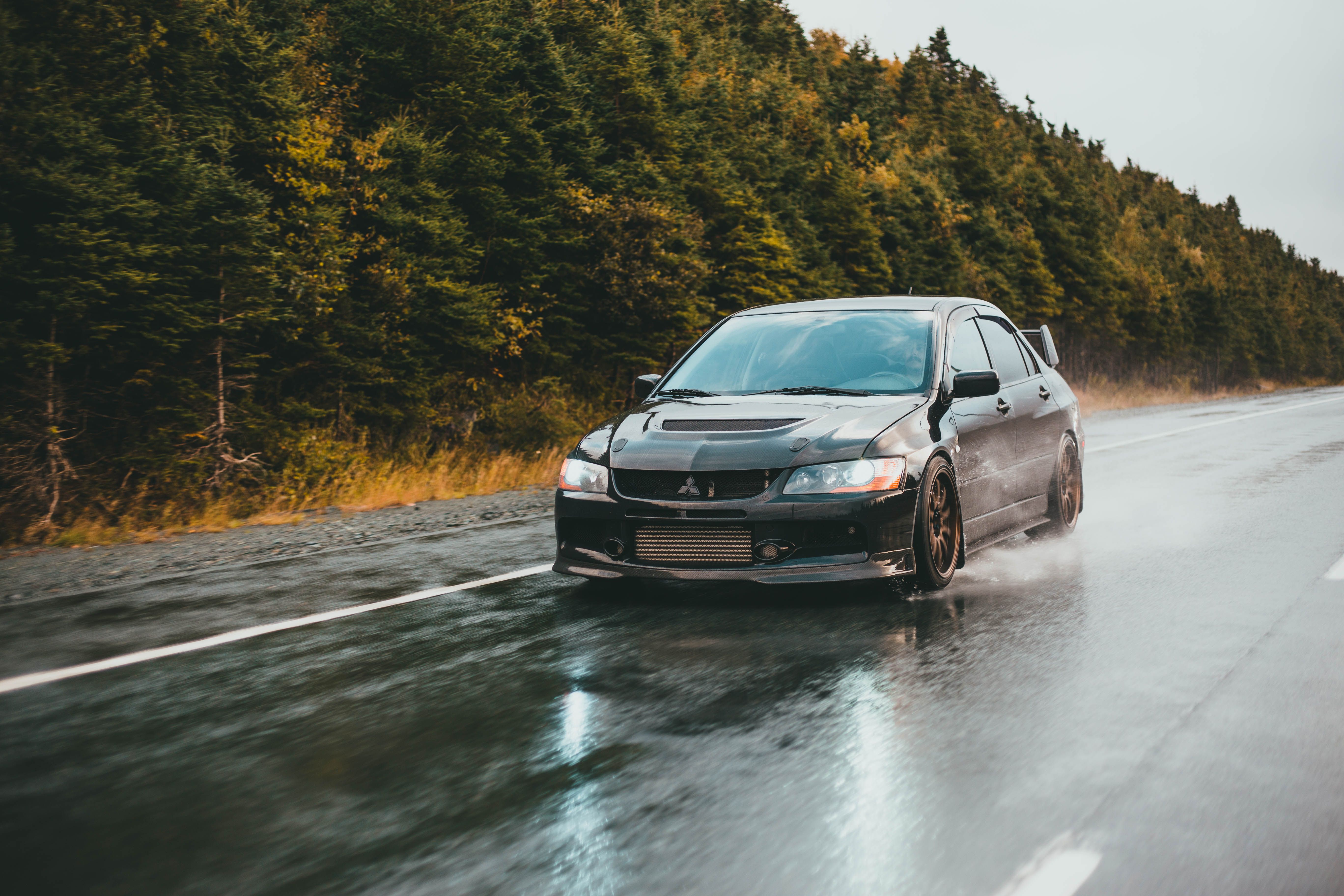 Mitsubishi Lancer Evo 7 Wallpaper