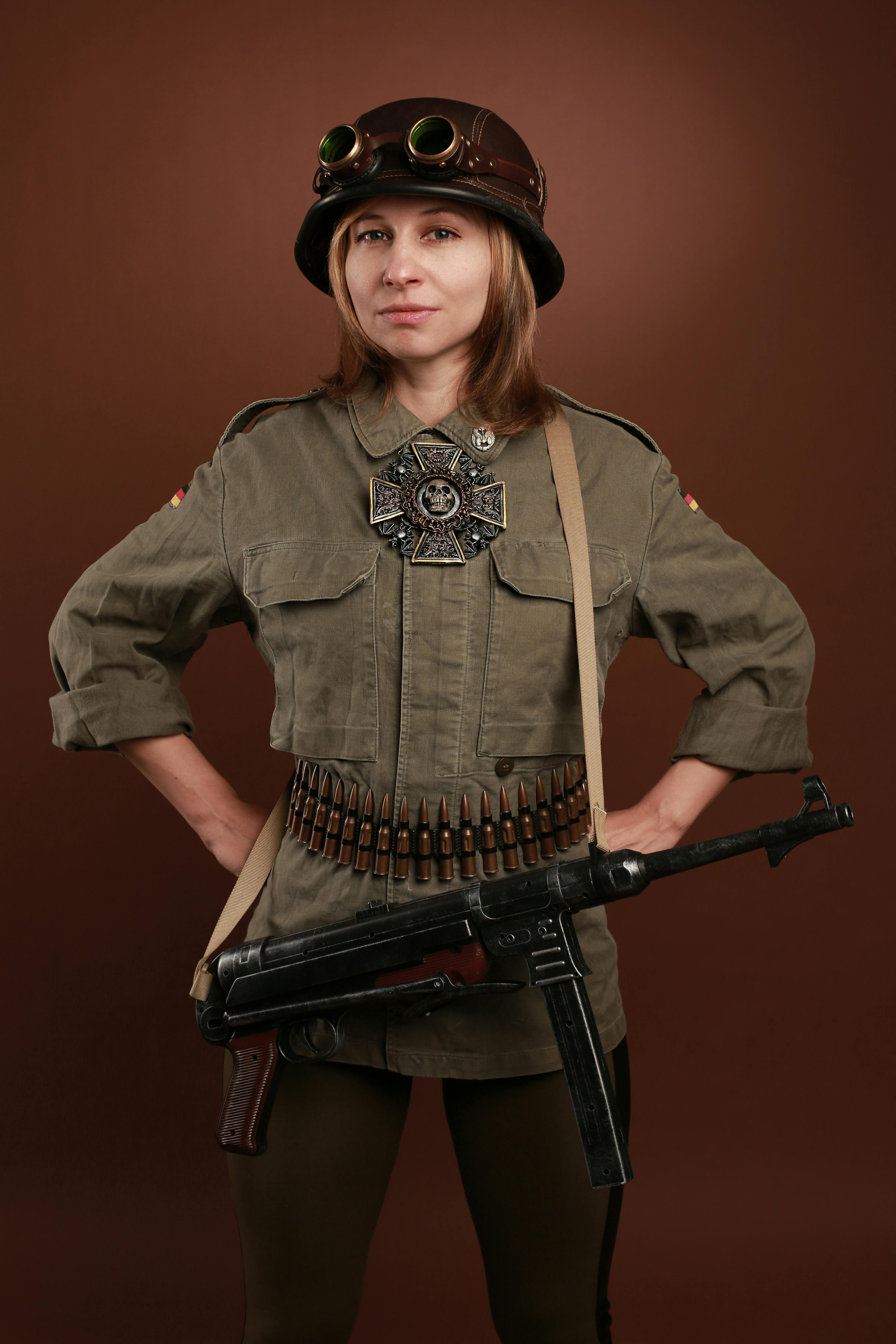 Military Pose Photos, Download The BEST Free Military Pose Stock Photos ...