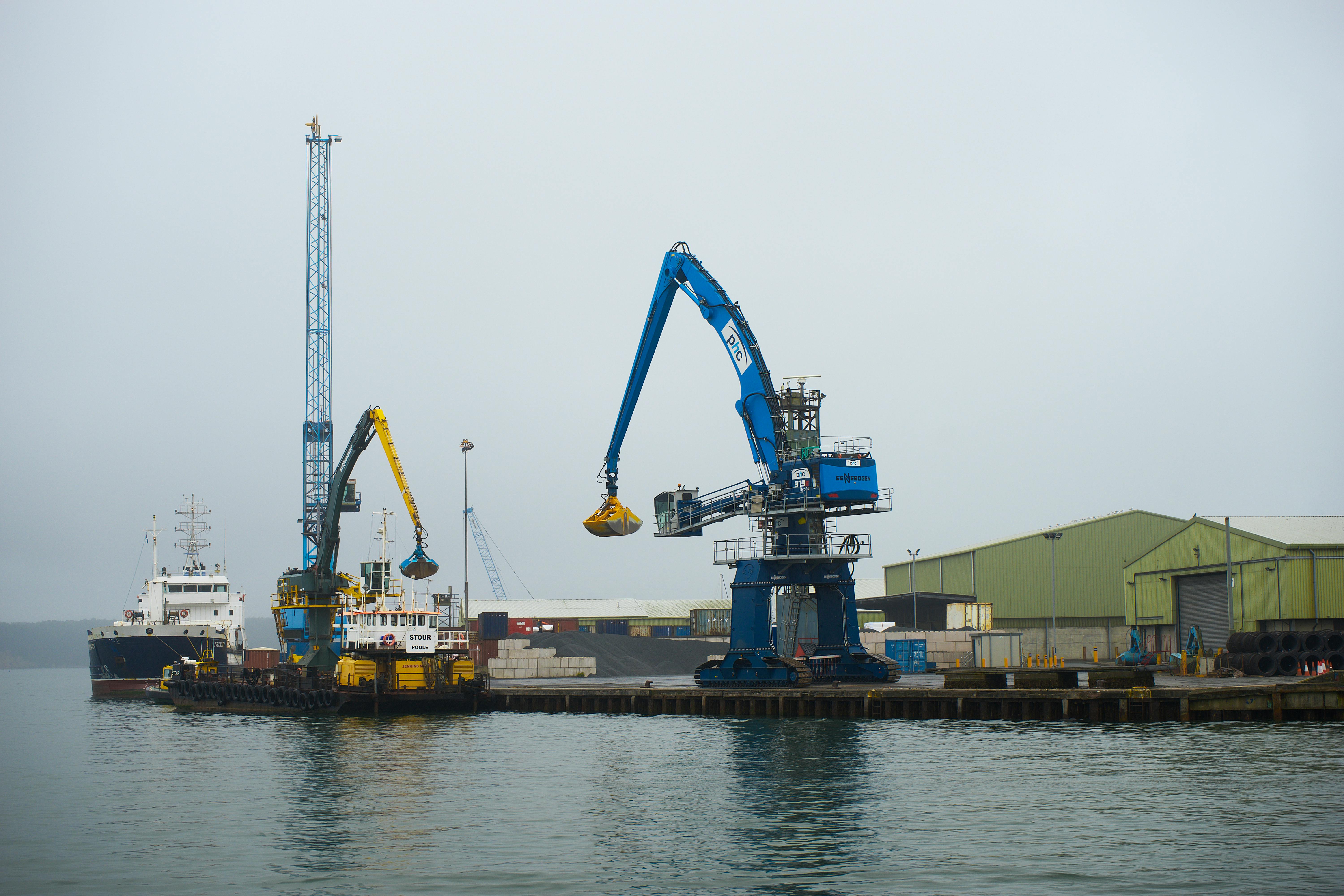 Heavy Machinery on the Harbor · Free Stock Photo