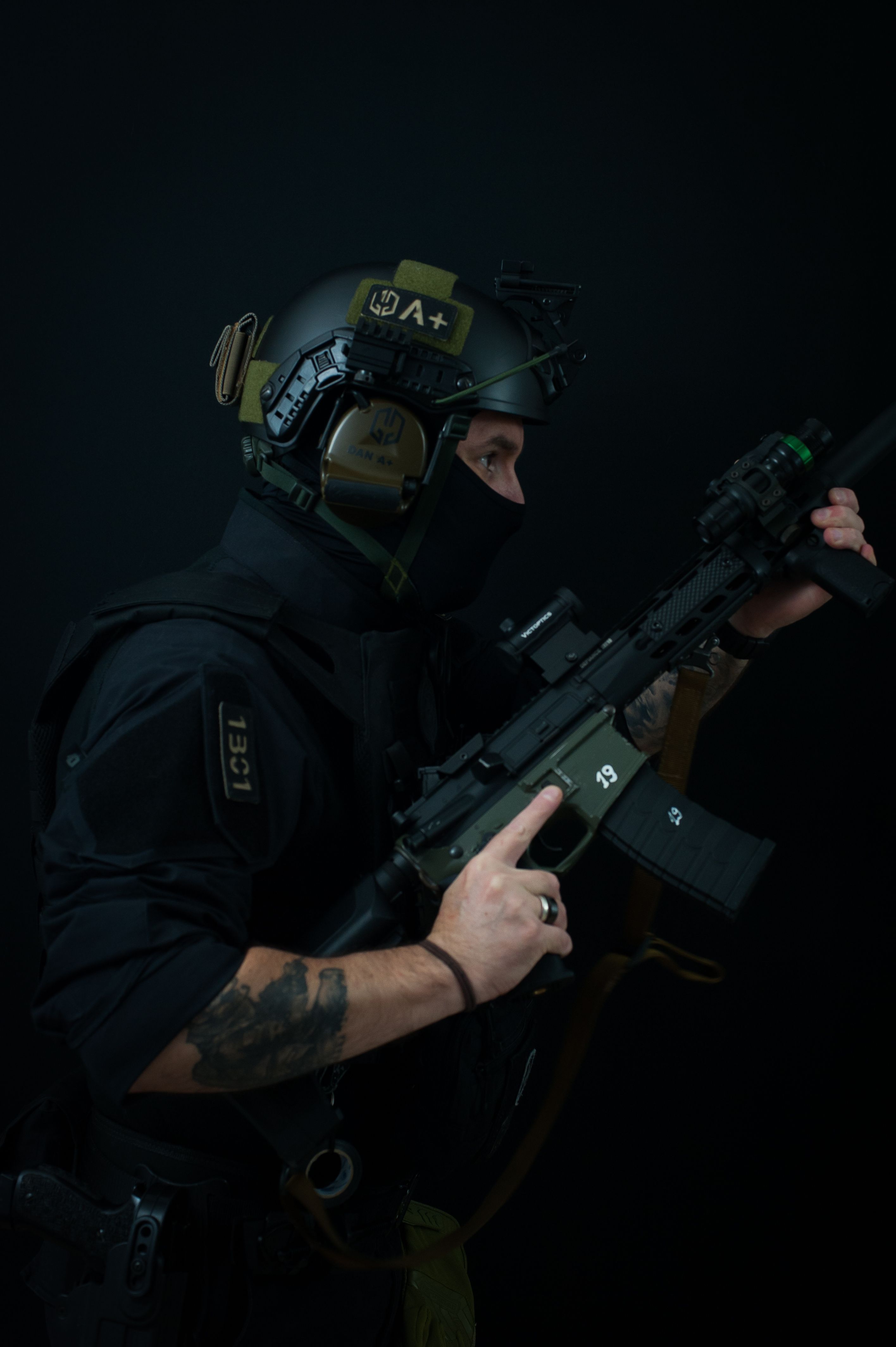 Man with Machine Gun · Free Stock Photo