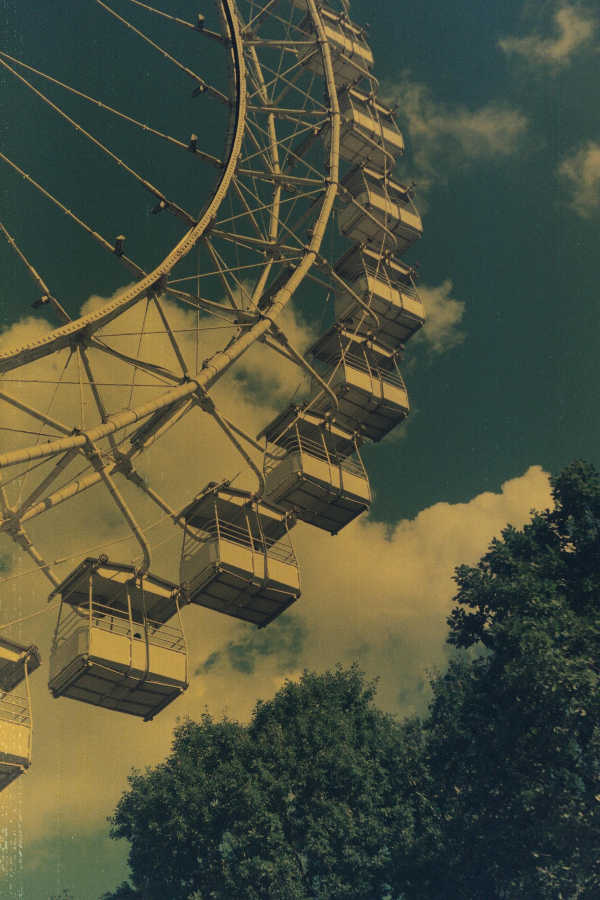 Close up Photograph of Ferris Wheel · Free Stock Photo